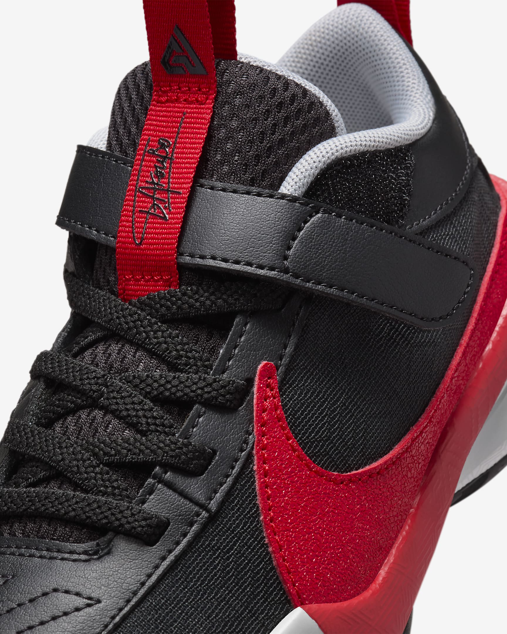 Giannis Freak 5 Younger Kids' Shoes. Nike ID