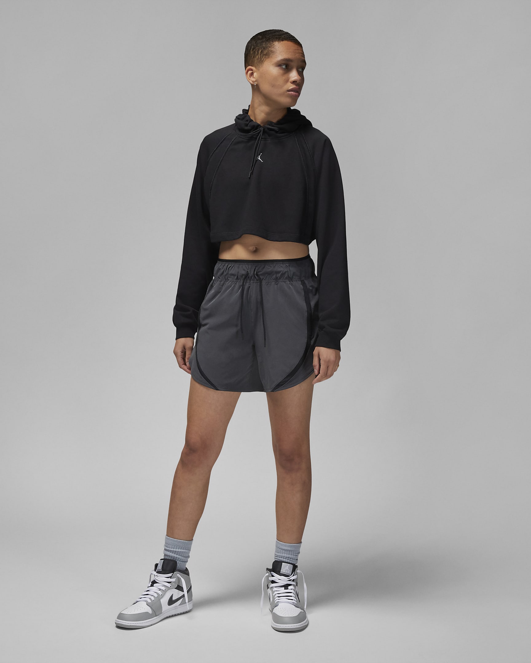 Jordan Sport Women's Cropped Sweatshirt. Nike IE