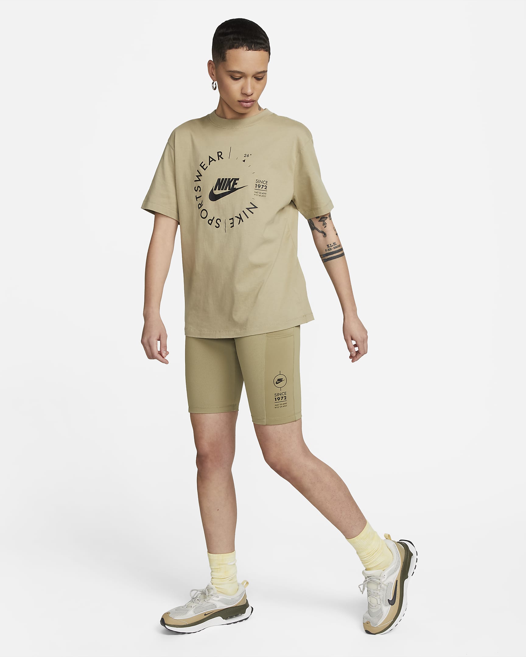 Nike Sportswear Women's Mid-Rise Ribbed Biker Shorts. Nike UK