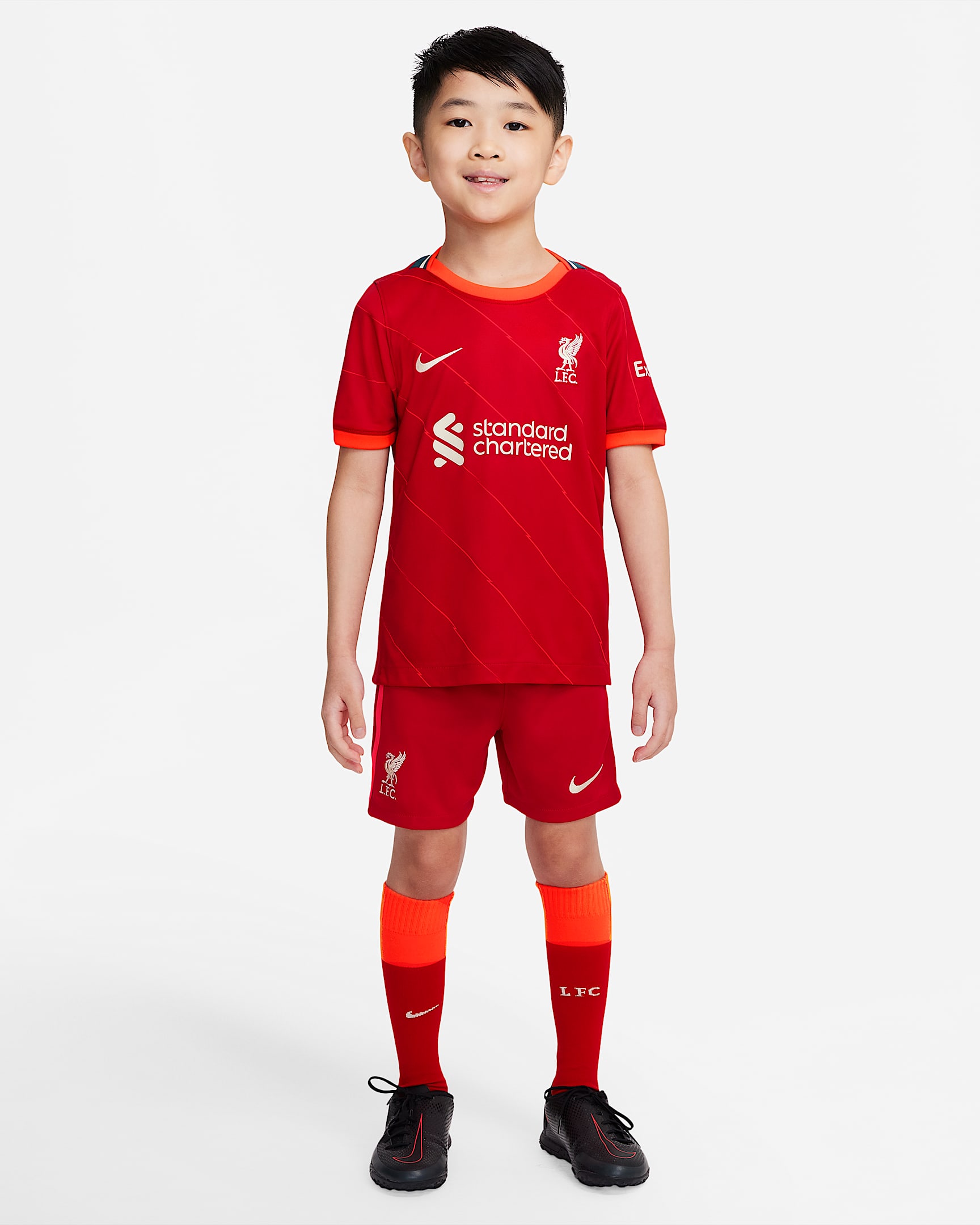 Liverpool F.C. 2021/22 Home Younger Kids' Football Kit. Nike NZ