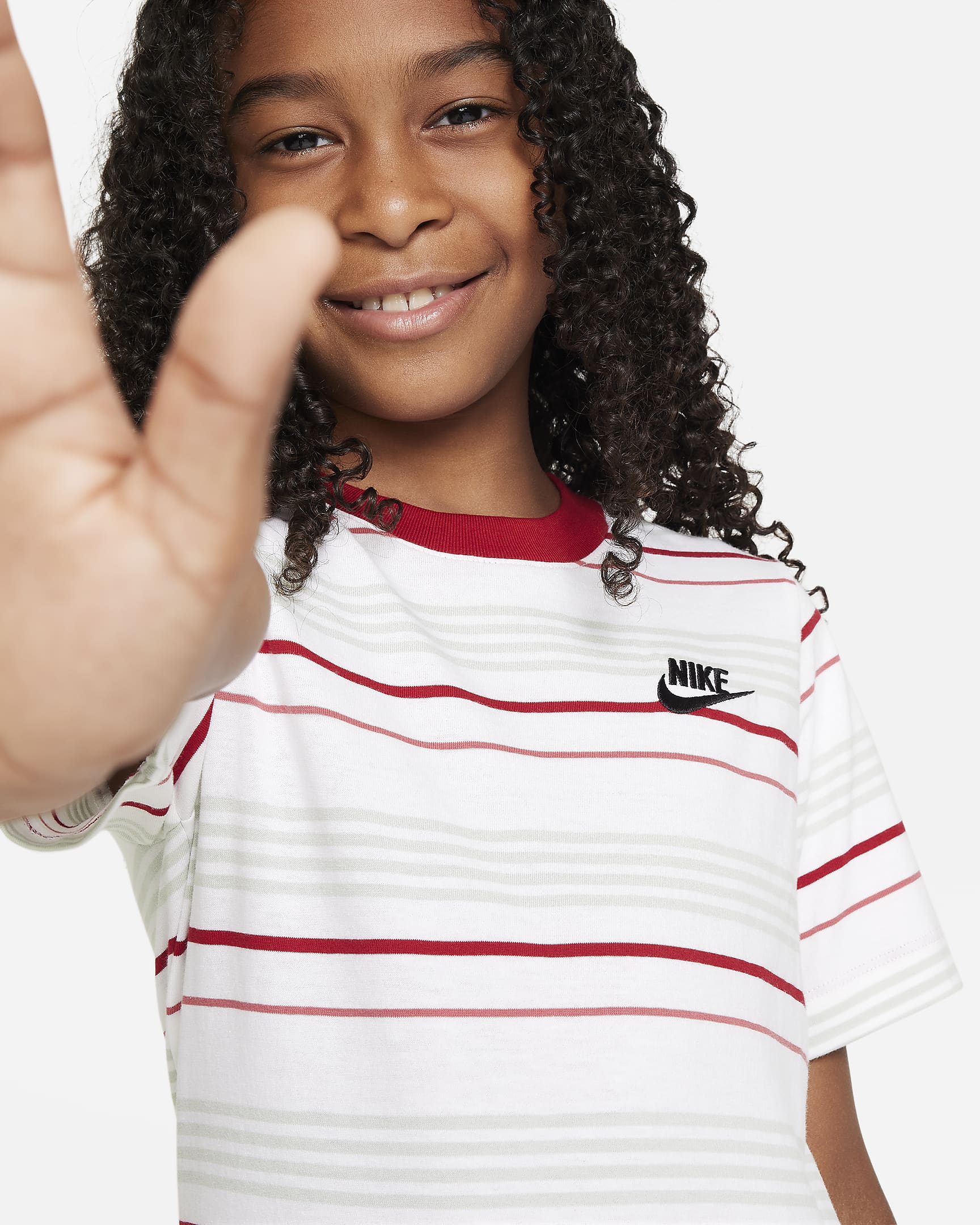 Nike Sportswear Older Kids' T-Shirt. Nike IN