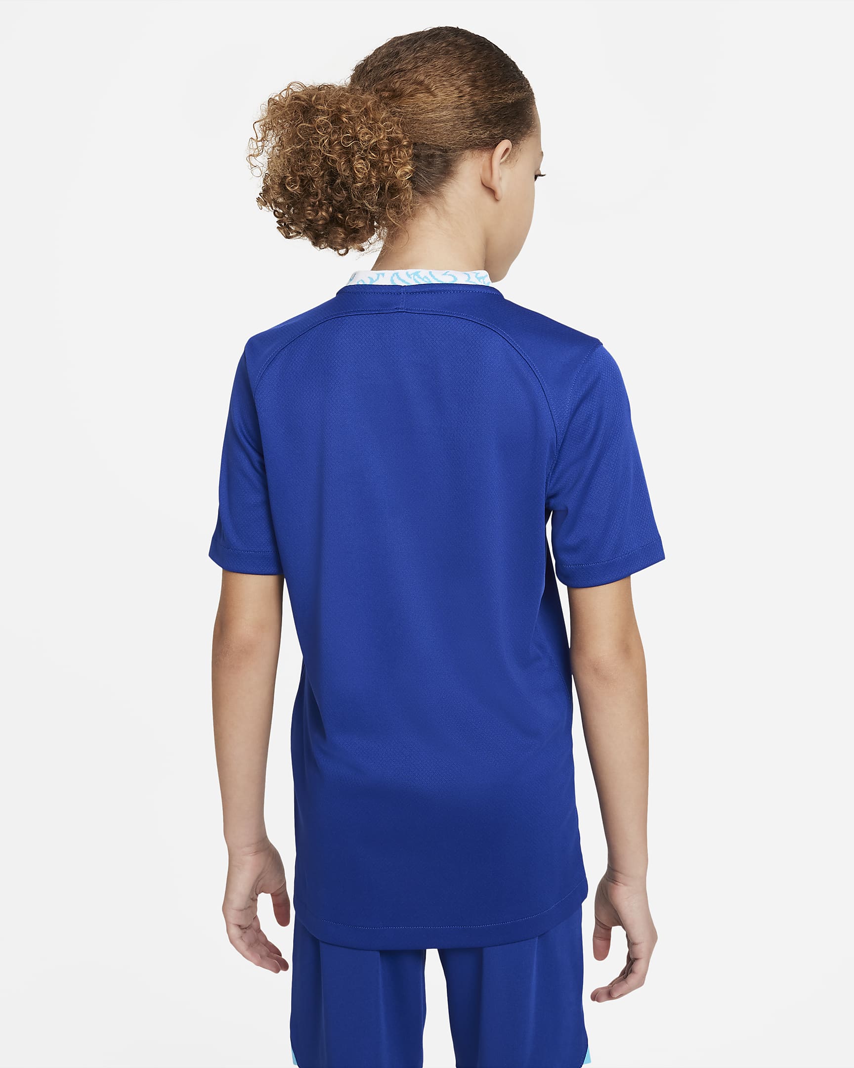Chelsea F.C. 2022/23 Stadium Home Older Kids' Nike Dri-FIT Football Shirt. Nike UK