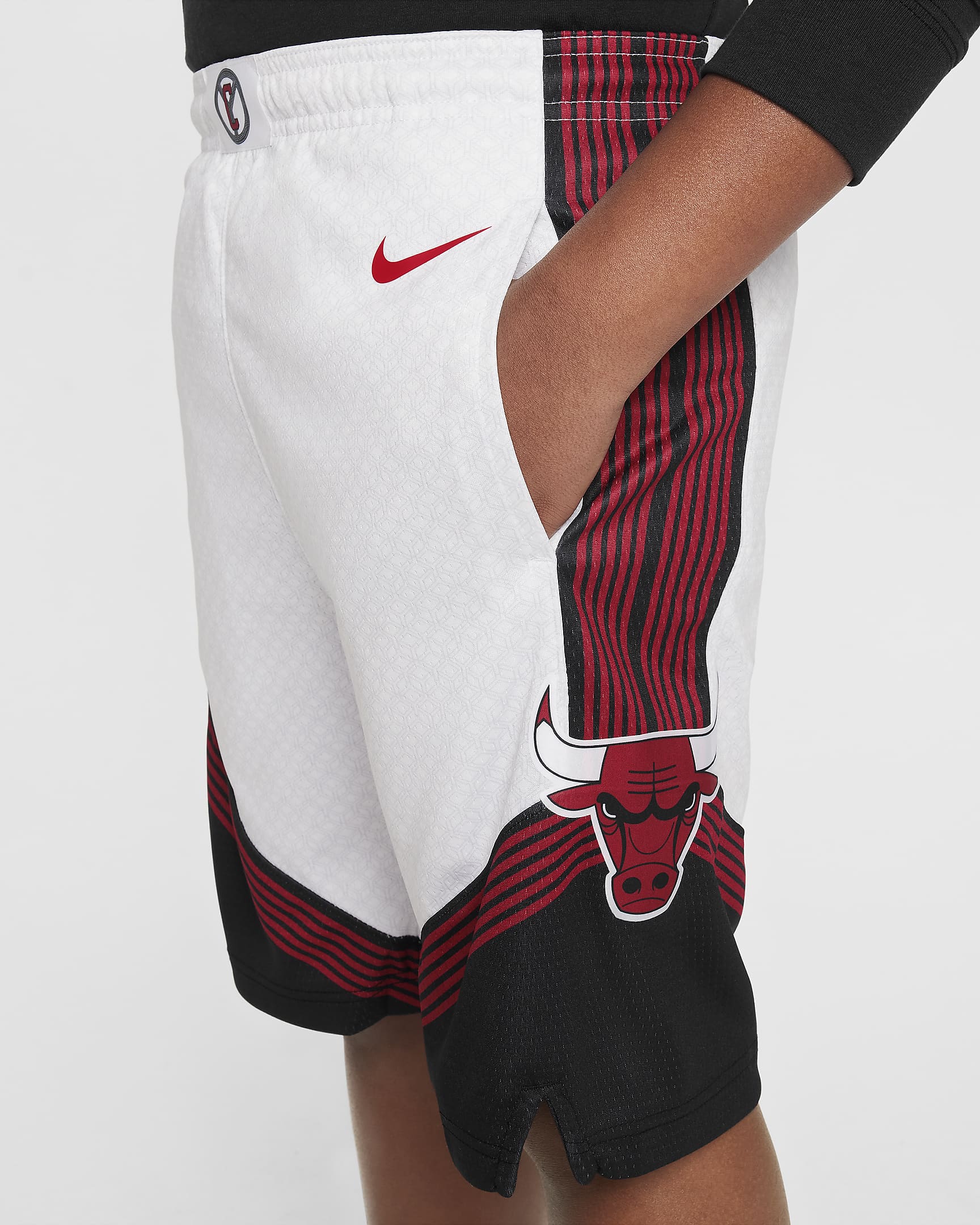 Chicago Bulls Older Kids' Nike Dri-FIT NBA Swingman Shorts. Nike IE