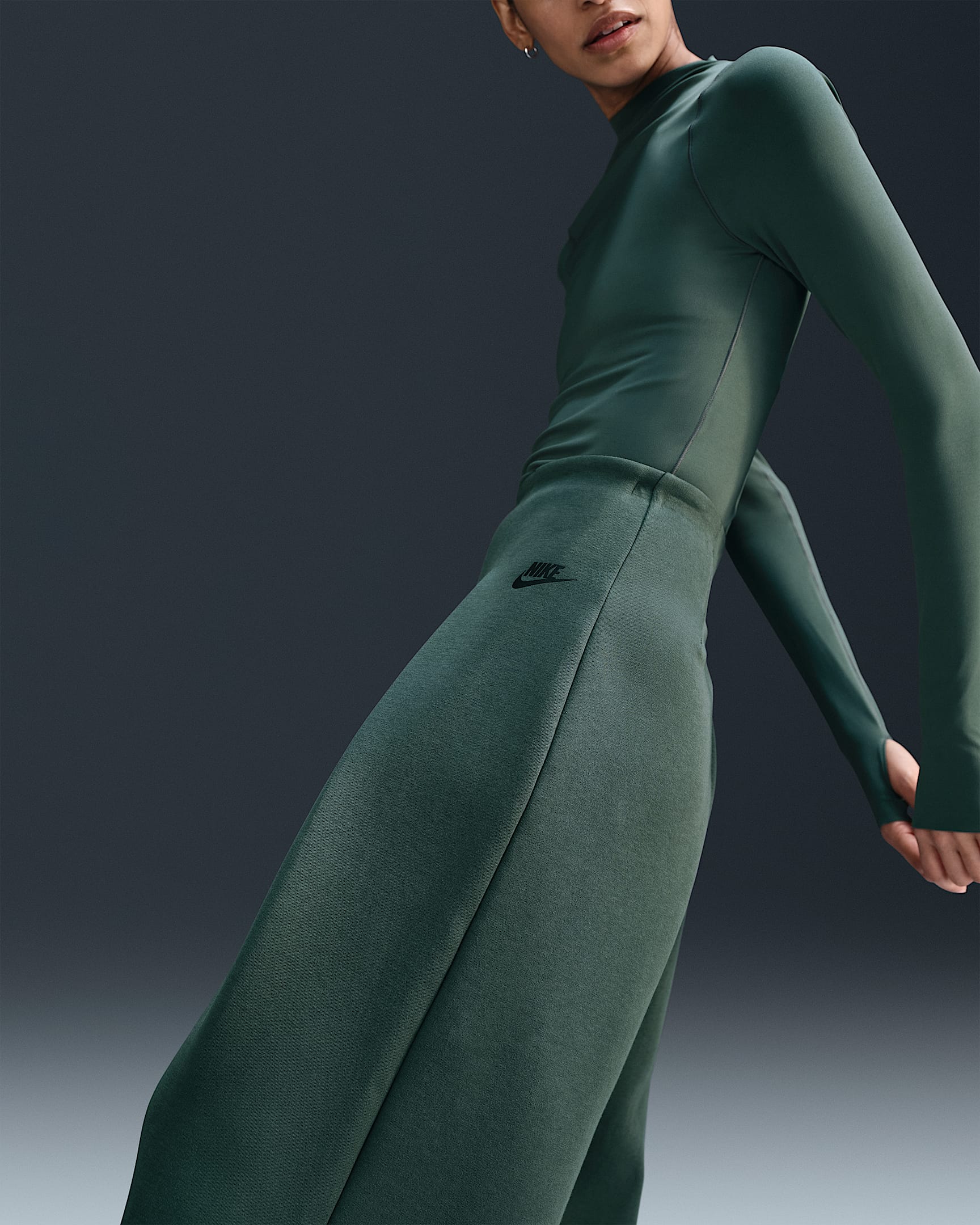 Nike Sportswear Tech Fleece Women's High-Waisted Pleated Pants. Nike.com