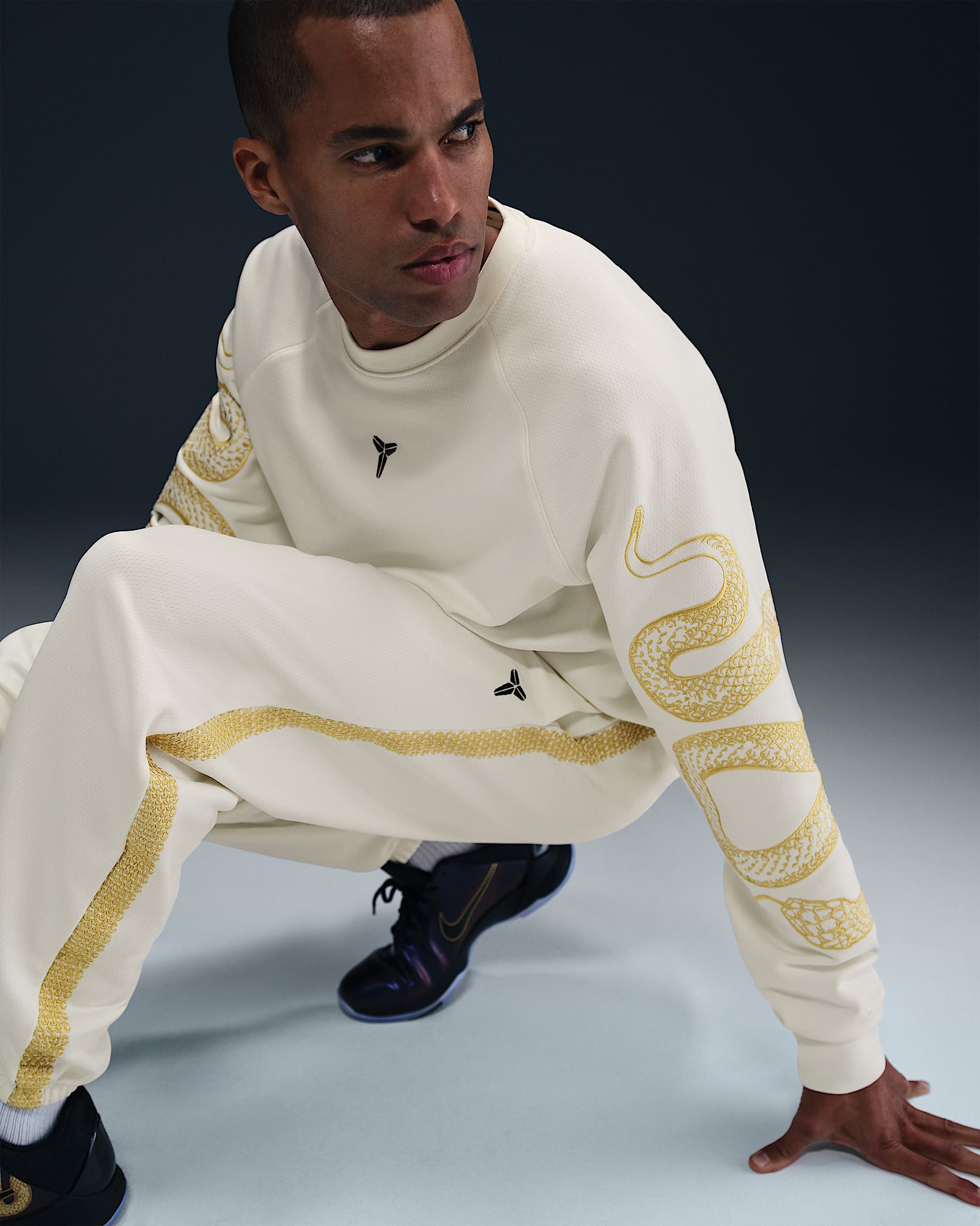 Kobe Therma-FIT Basketball Crew. Nike IL