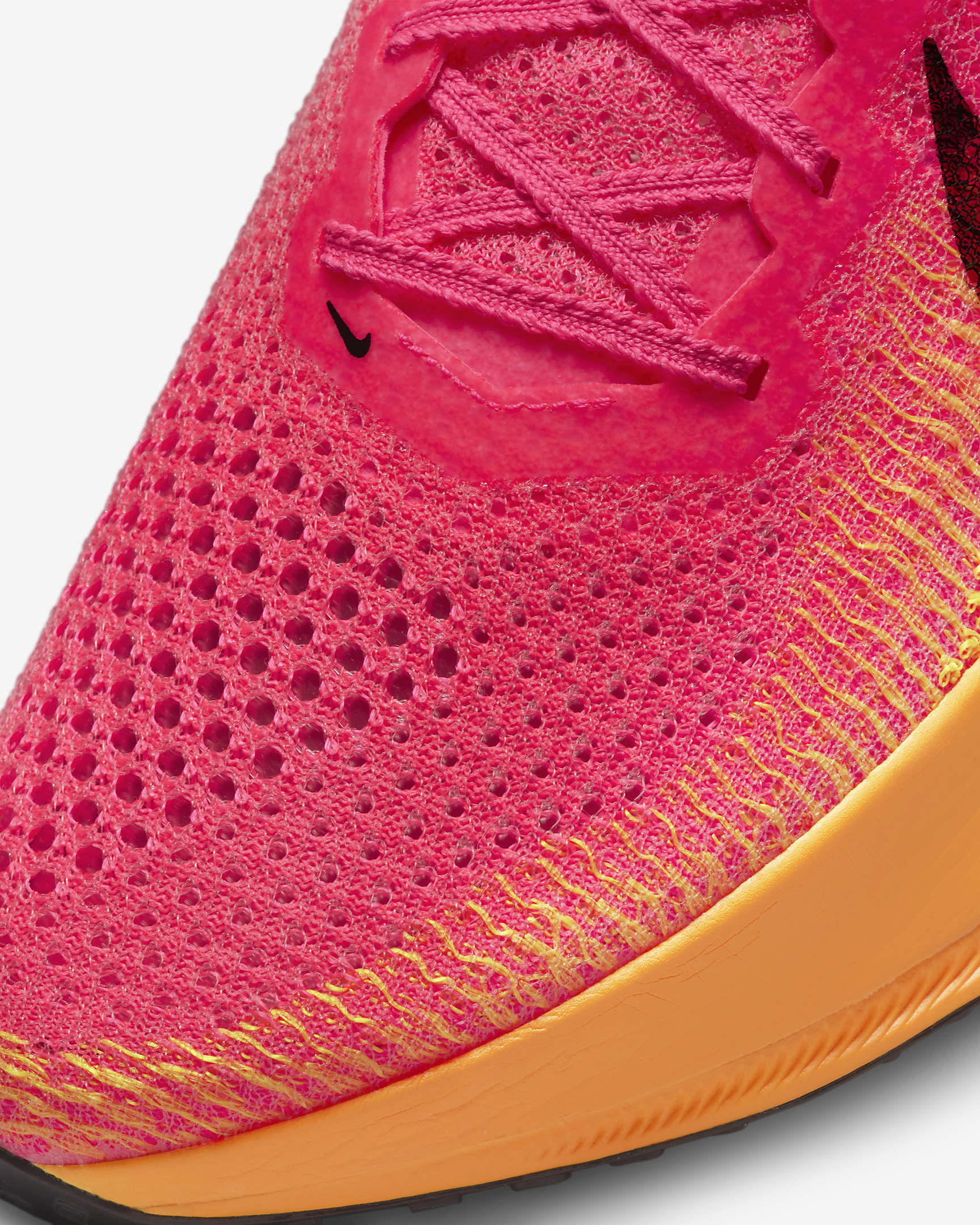 Nike Vaporfly 3 男款路跑競速鞋。Nike TW