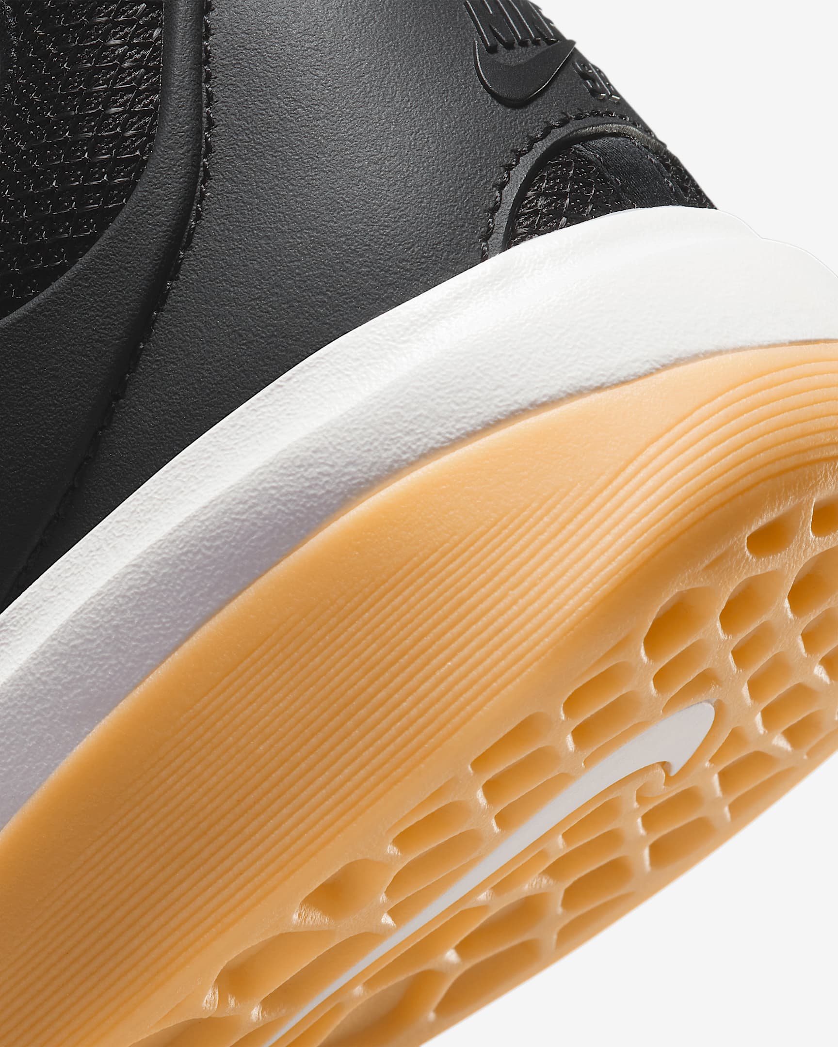 Nike SB Zoom Nyjah 3 滑板鞋。Nike TW