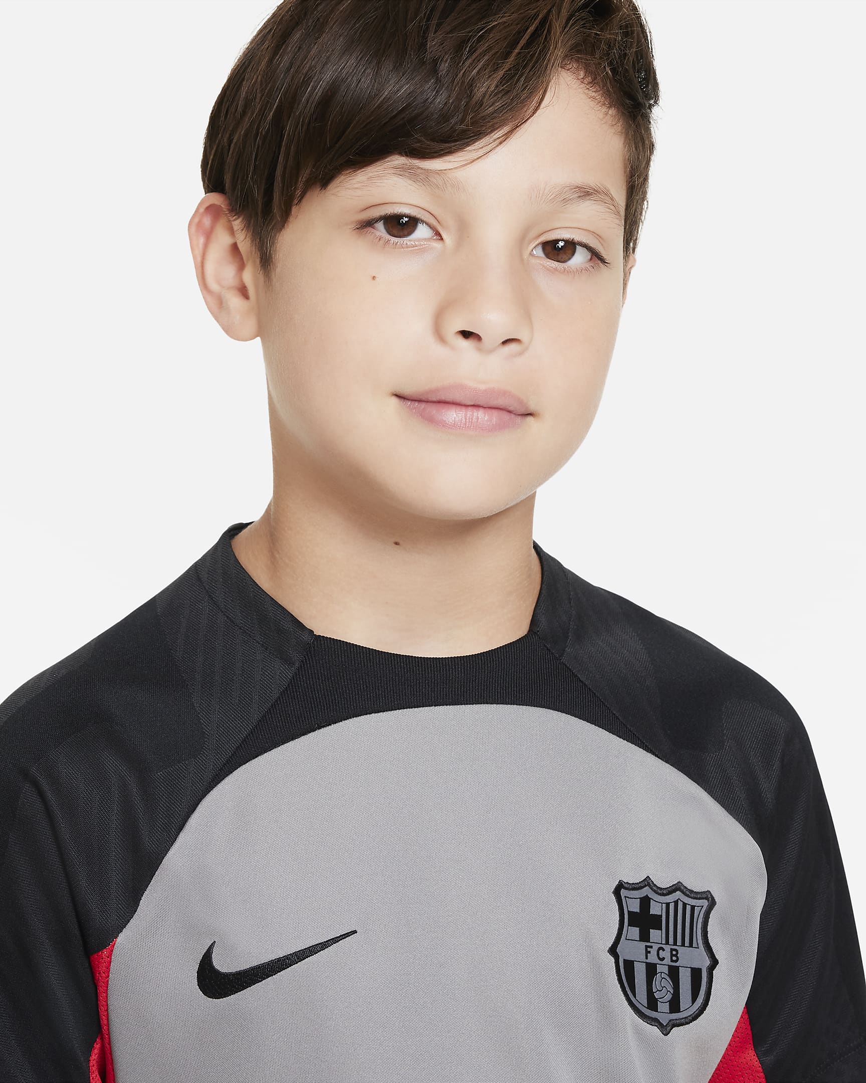 F.C. Barcelona Strike Older Kids' Nike Dri-FIT Short-Sleeve Football Top. Nike NL