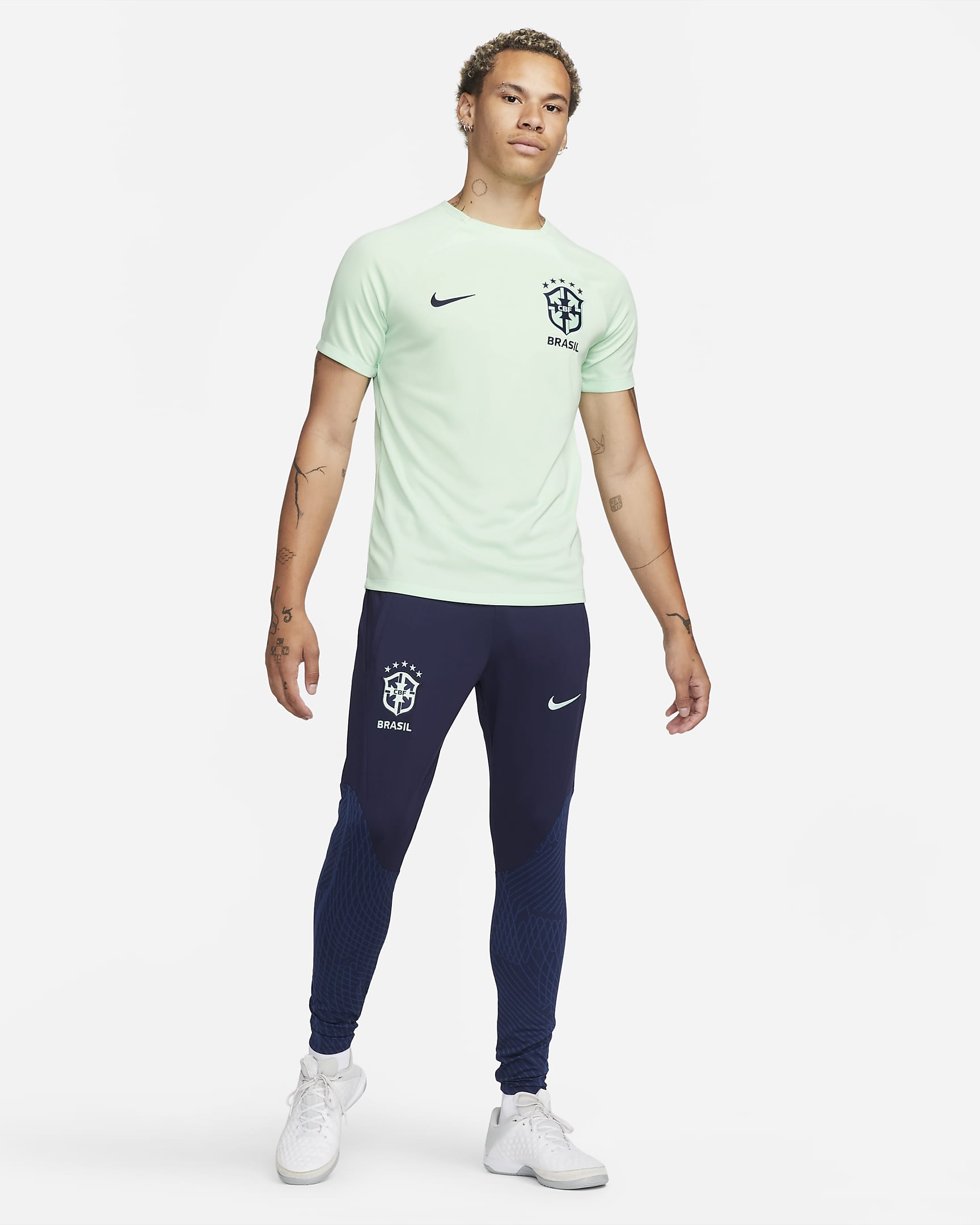 Brazil Strike Men's Nike Dri-FIT Knit Football Pants. Nike CH