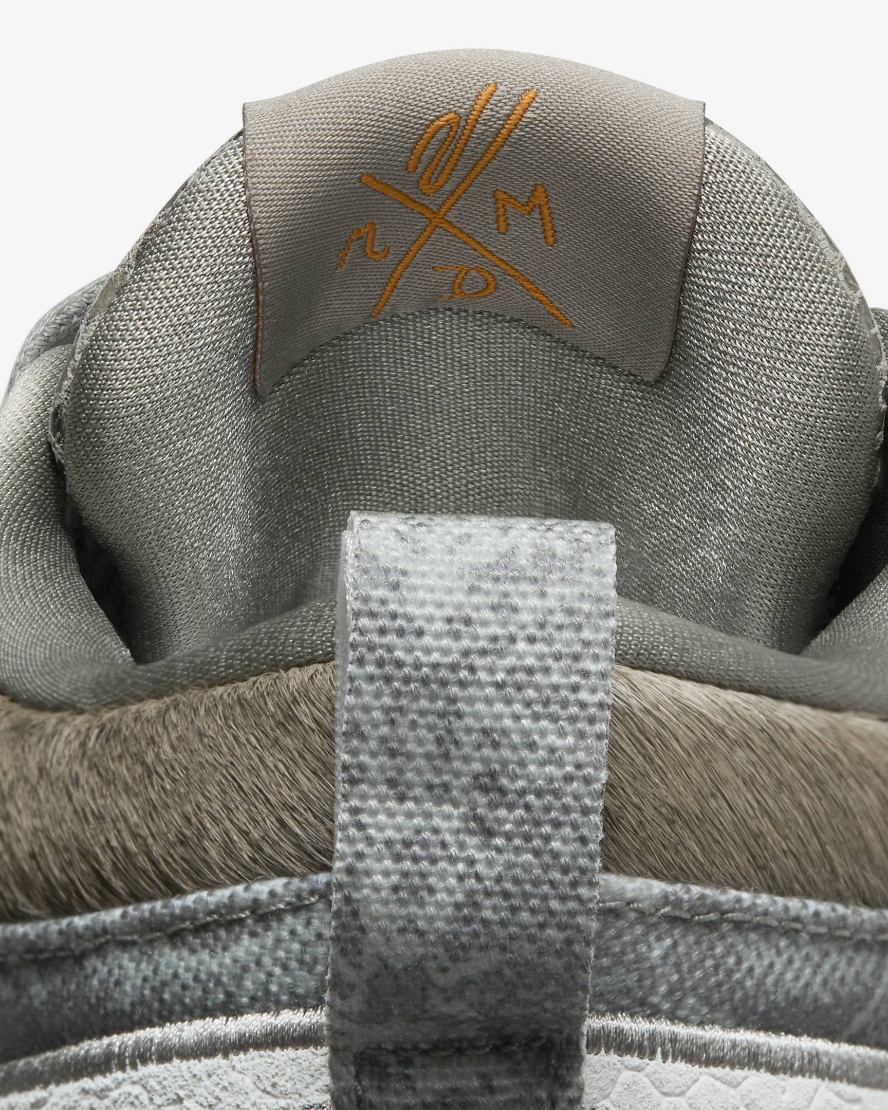 Book 1 EP Premium Basketball Shoes. Nike IN