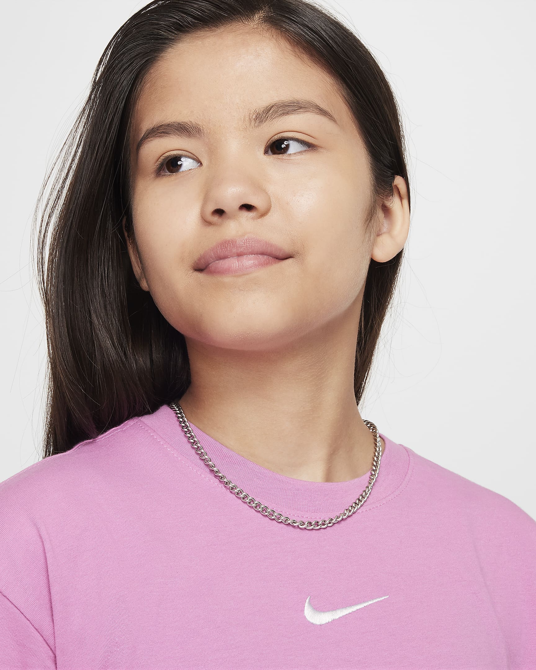 Nike Sportswear Essential Big Kids' (Girls') T-Shirt. Nike.com