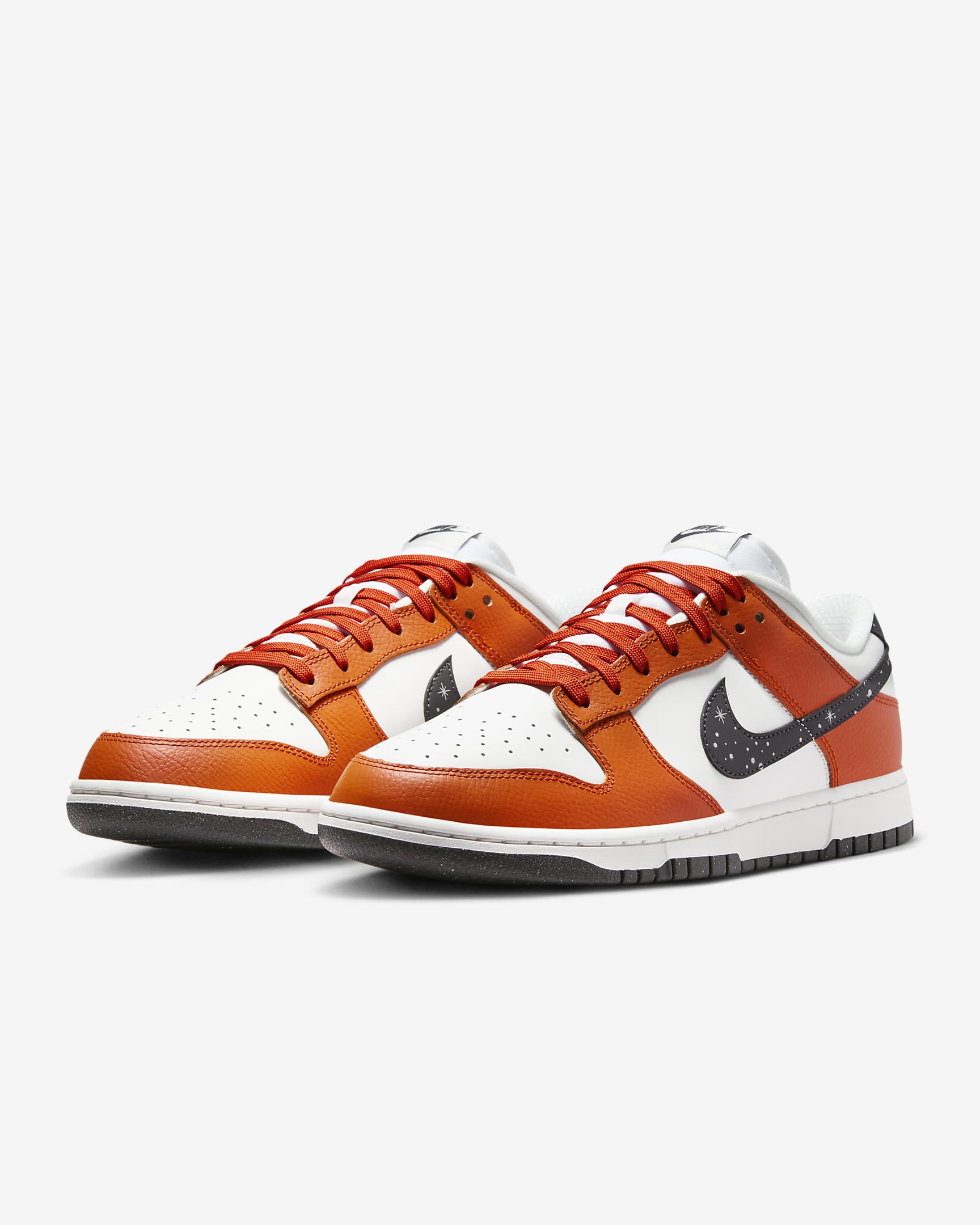 Nike Dunk Low Men's Shoes. Nike AT