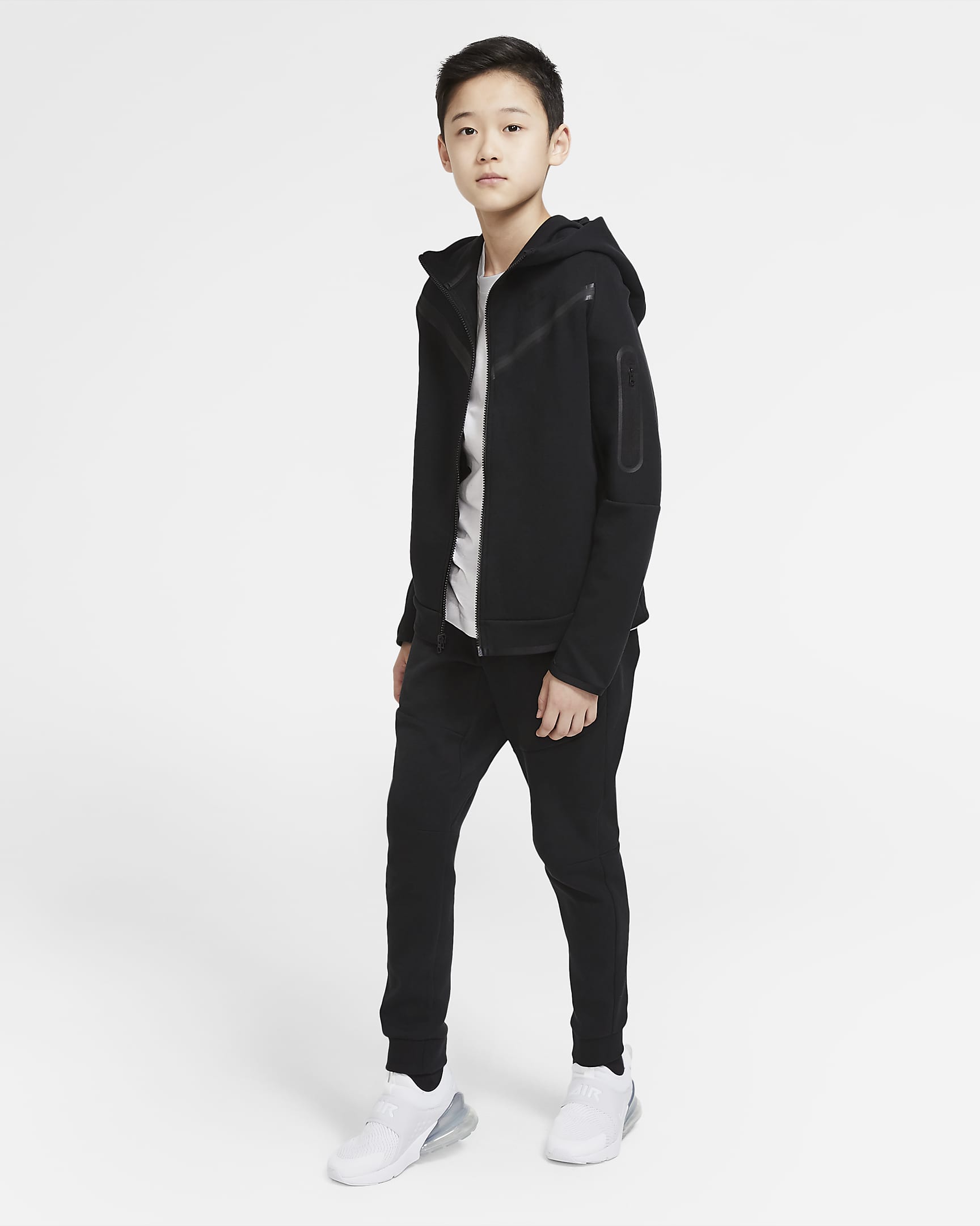 Nike Sportswear Tech Fleece Older Kids (Boys') Trousers. Nike RO