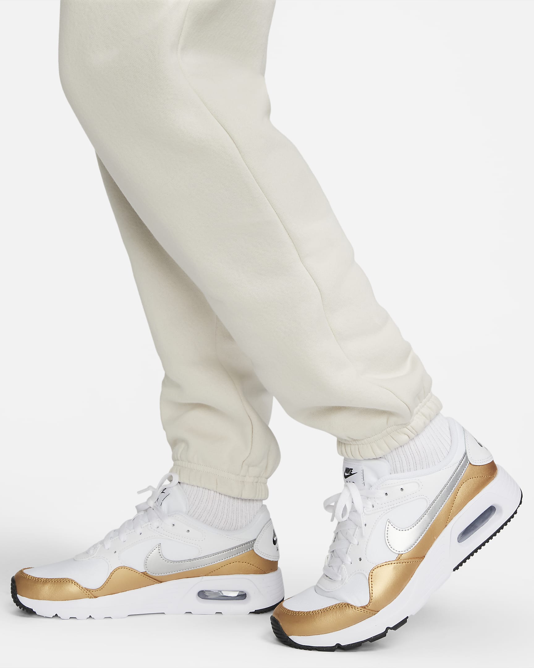 Nike Sportswear Phoenix Fleece Women's High-Waisted Tracksuit Bottoms. Nike UK