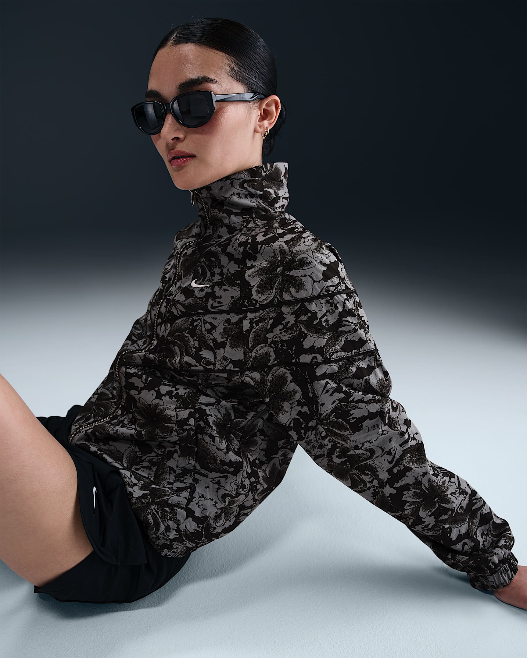 Nike Sportswear Windrunner Women's Loose Woven UV Protection Woven Full ...