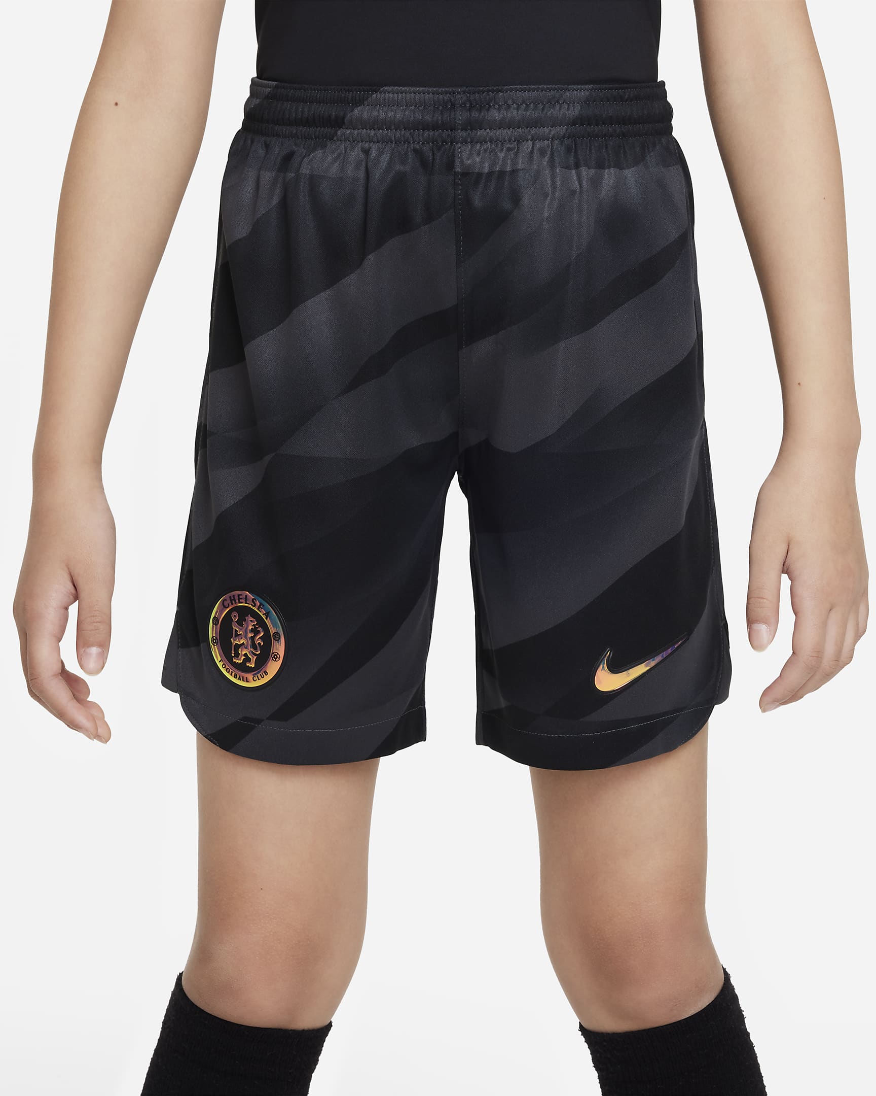 Chelsea F.C. 2023/24 Stadium Goalkeeper Older Kids' Nike Dri-FIT Football Shorts. Nike NO