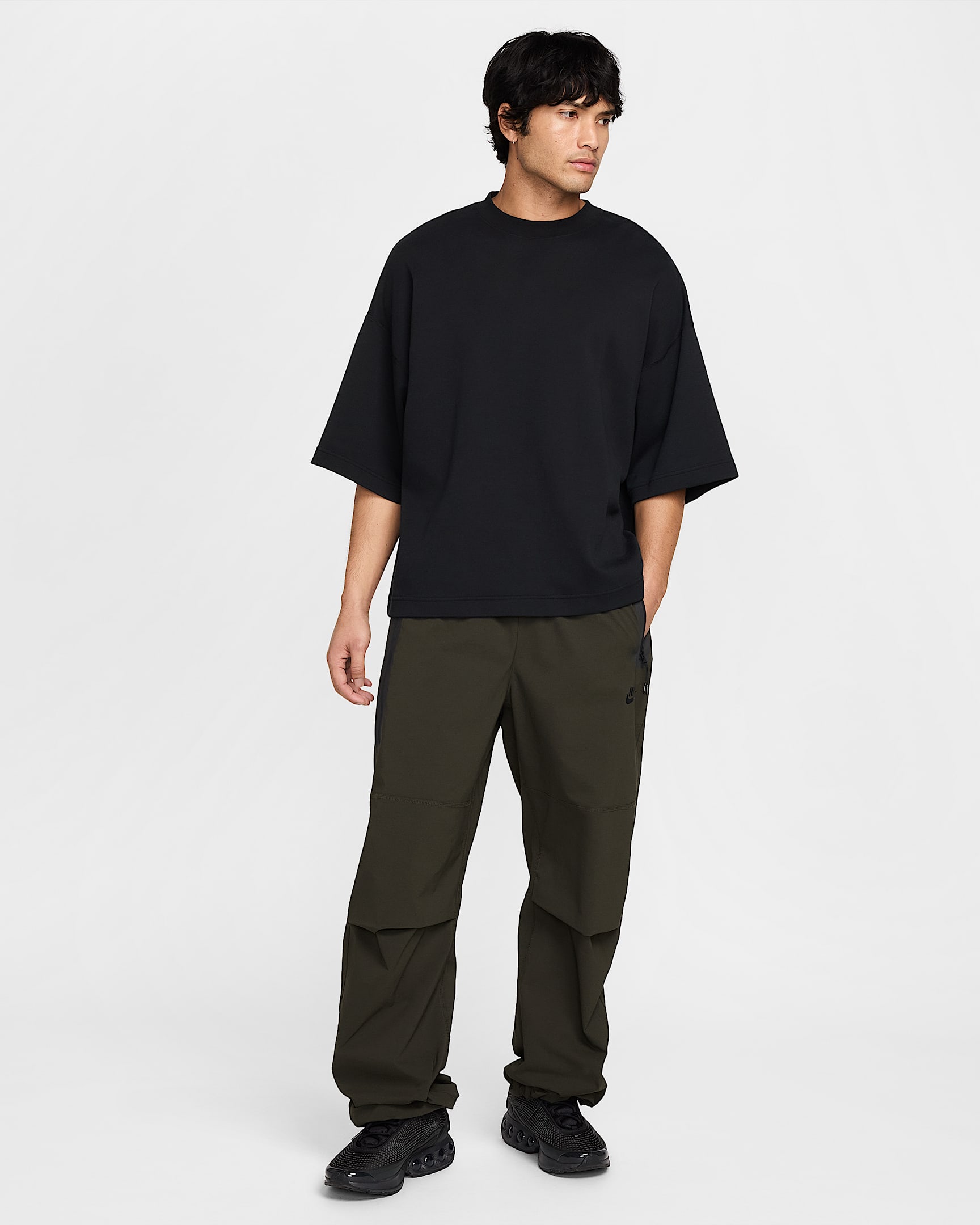 Nike Tech Men's Woven Oversized Trousers. Nike UK