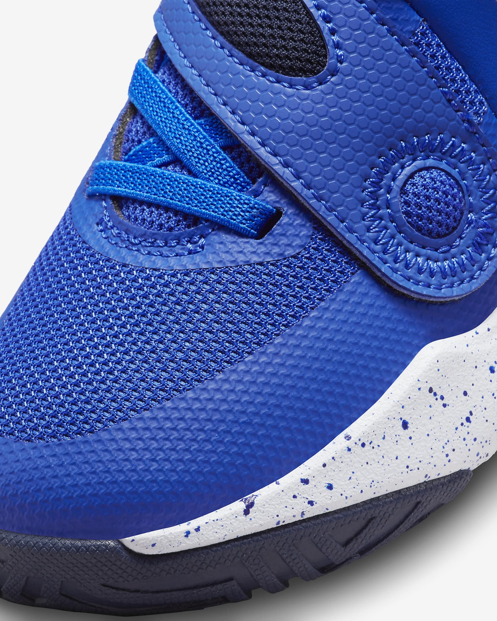 Nike Team Hustle D 11 小童鞋款。Nike TW