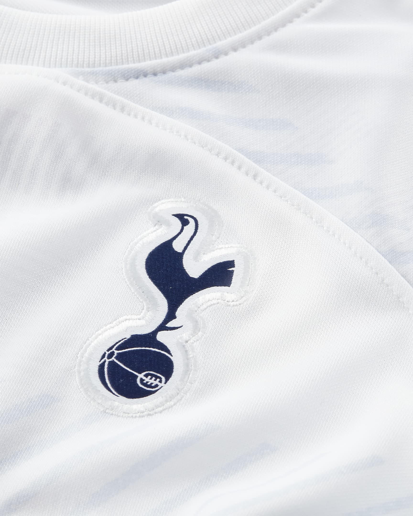 Tottenham Hotspur 2023/24 Home Younger Kids' Nike Dri-FIT 3-Piece Kit. Nike NL