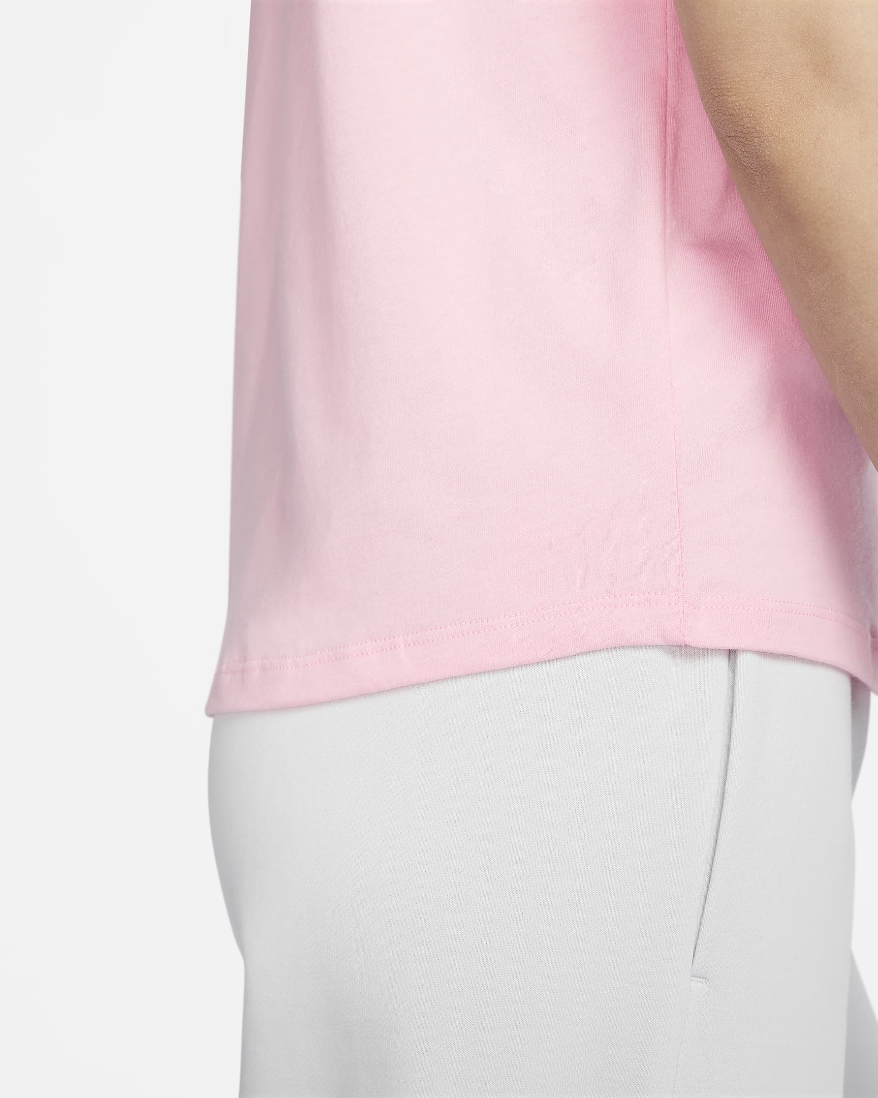 Nike Sportswear Club Essentials Women's T-Shirt. Nike IN