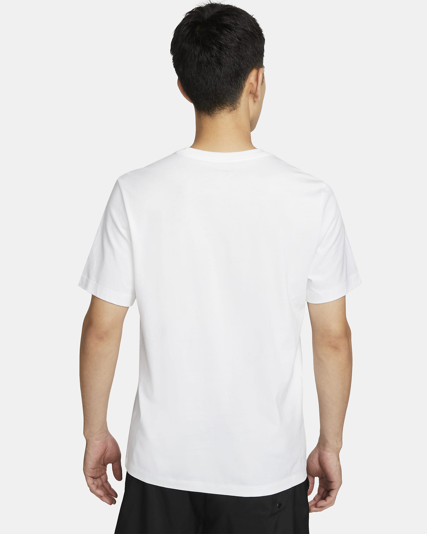 Liverpool F.C. Men's Football T-Shirt. Nike IN