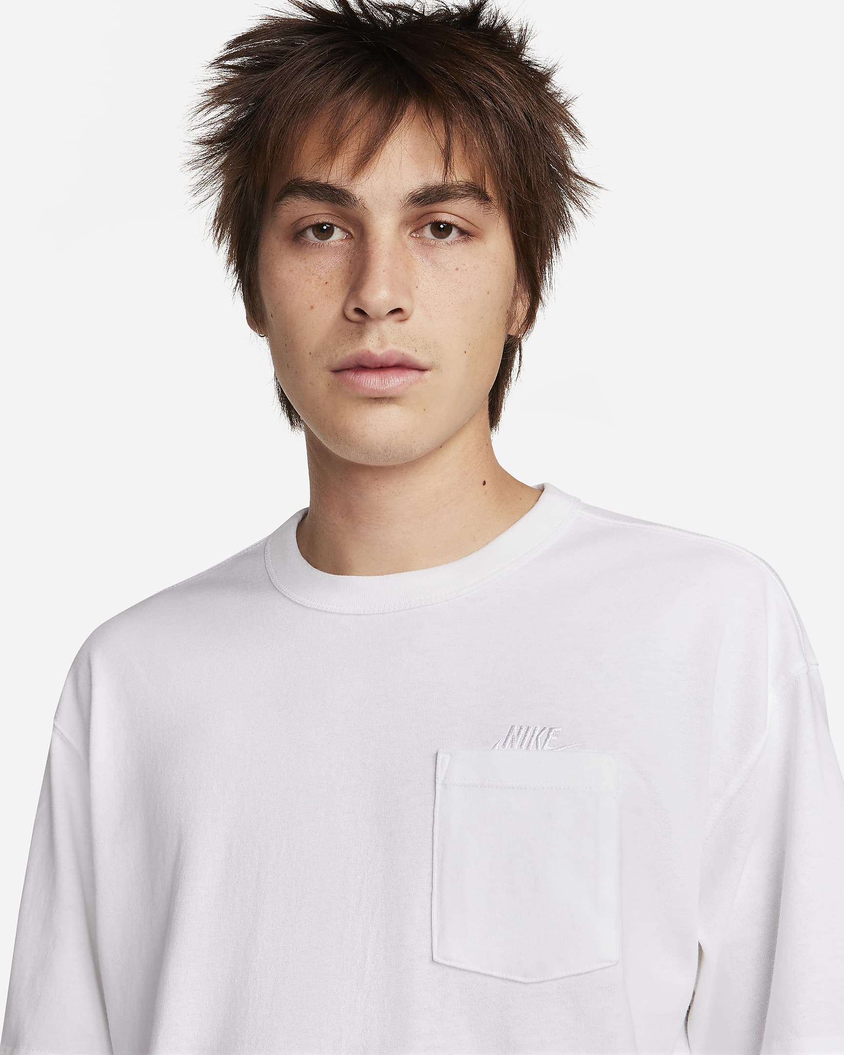 Nike Sportswear Premium Essentials Men's Pocket T-Shirt. Nike.com