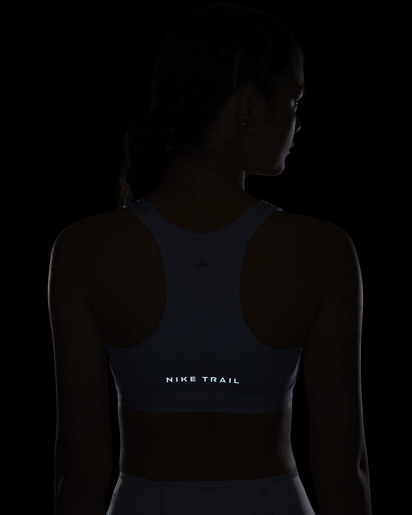 Sport Bh Nike Trail Swoosh On The Run Med Mediumstöd Och Tunt Foder För