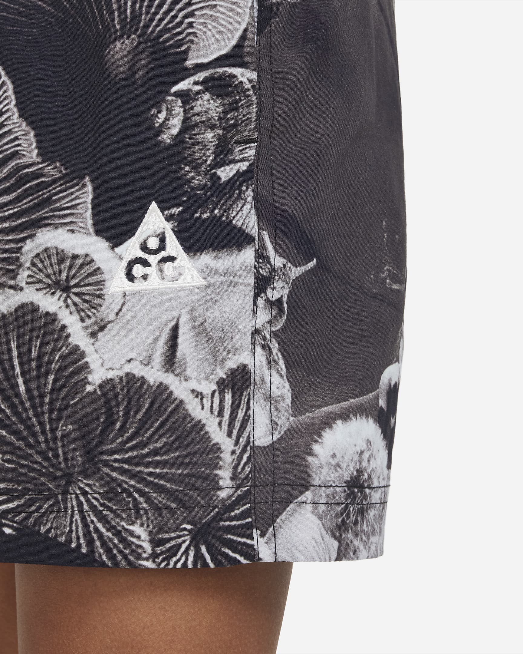 Nike ACG Shorts mit Print für ältere Kinder. Nike DE