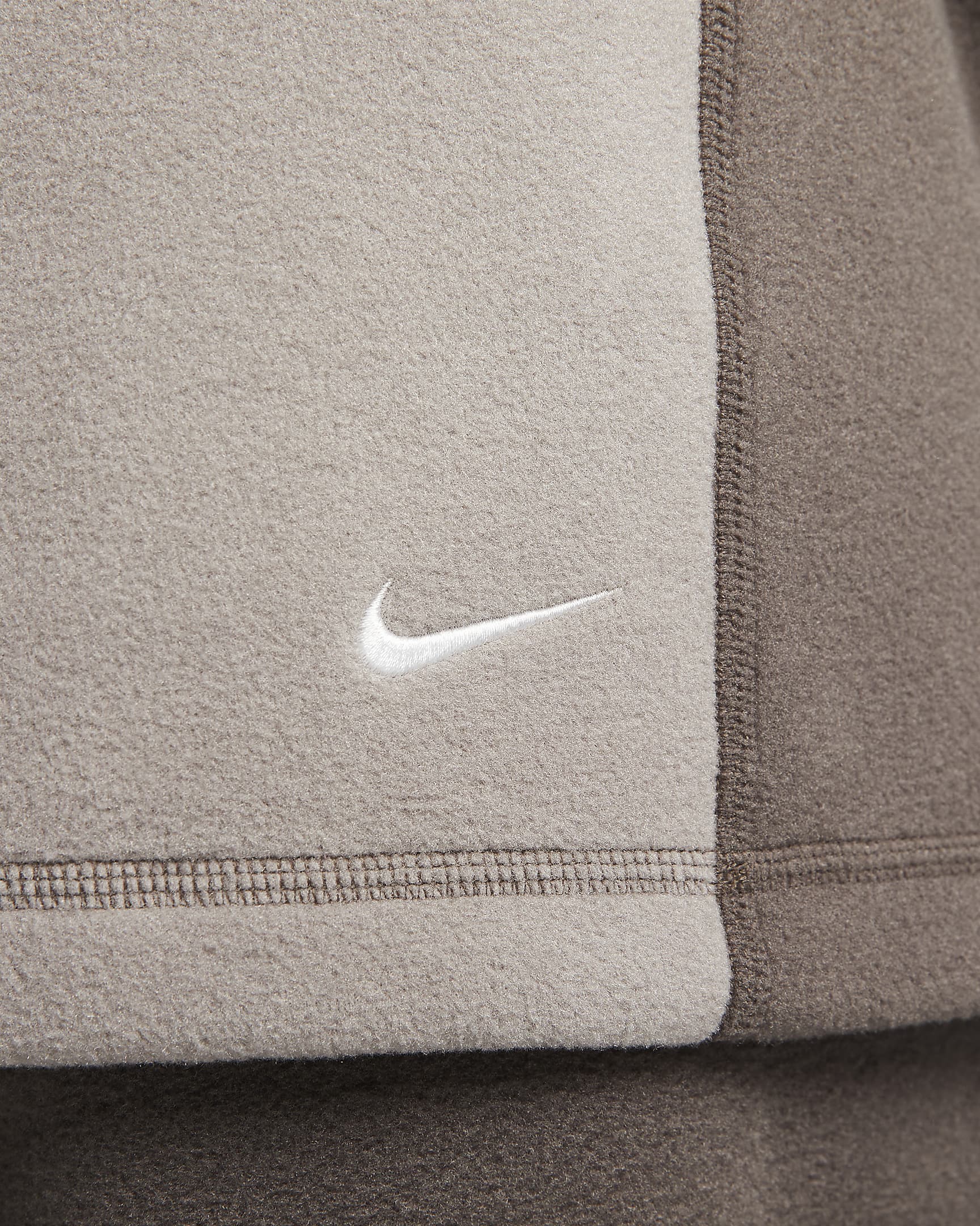 Nike ACG 'Wolf Tree' Women's Top. Nike LU