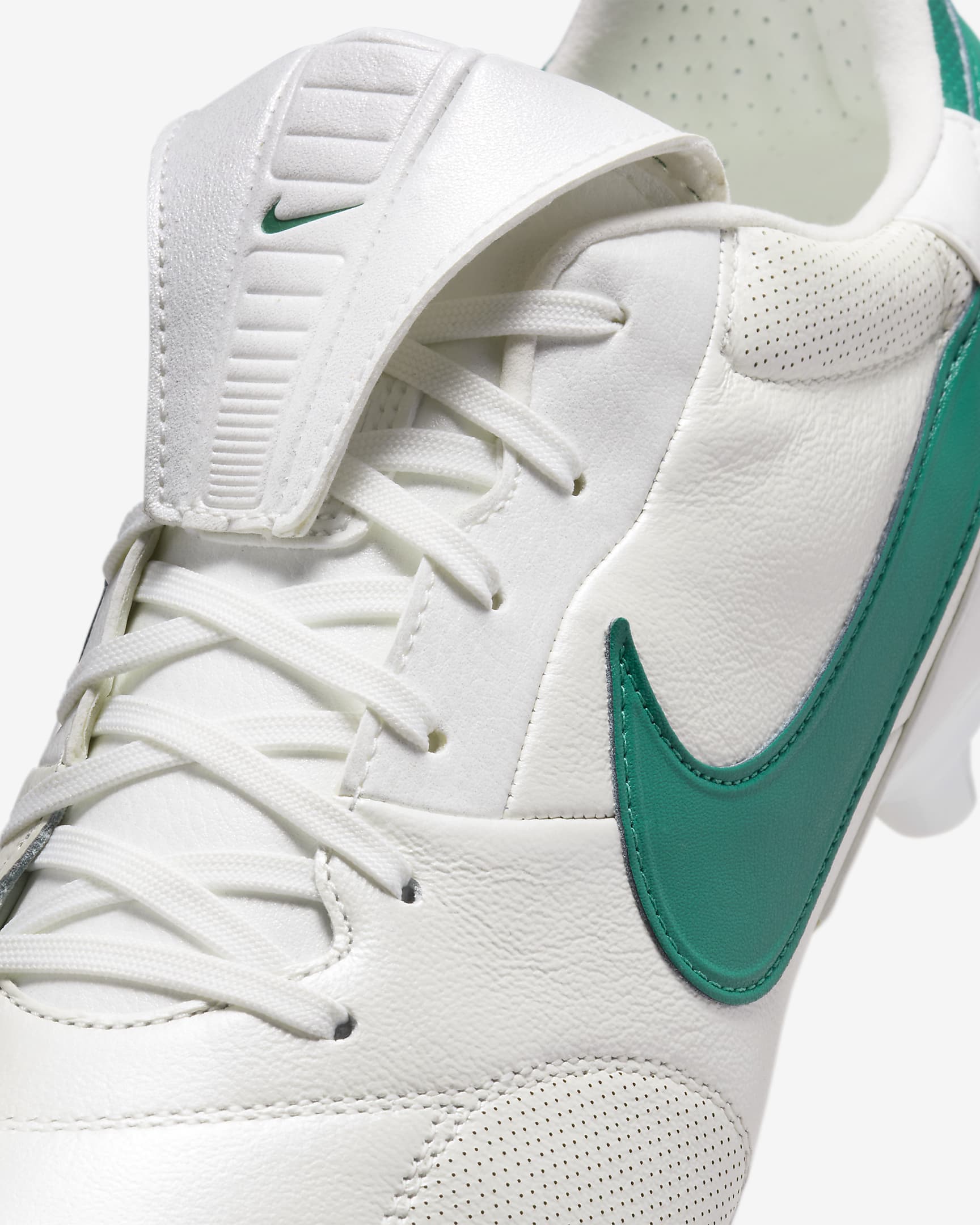 Nízké kopačky NikePremier 3 FG. Nike CZ