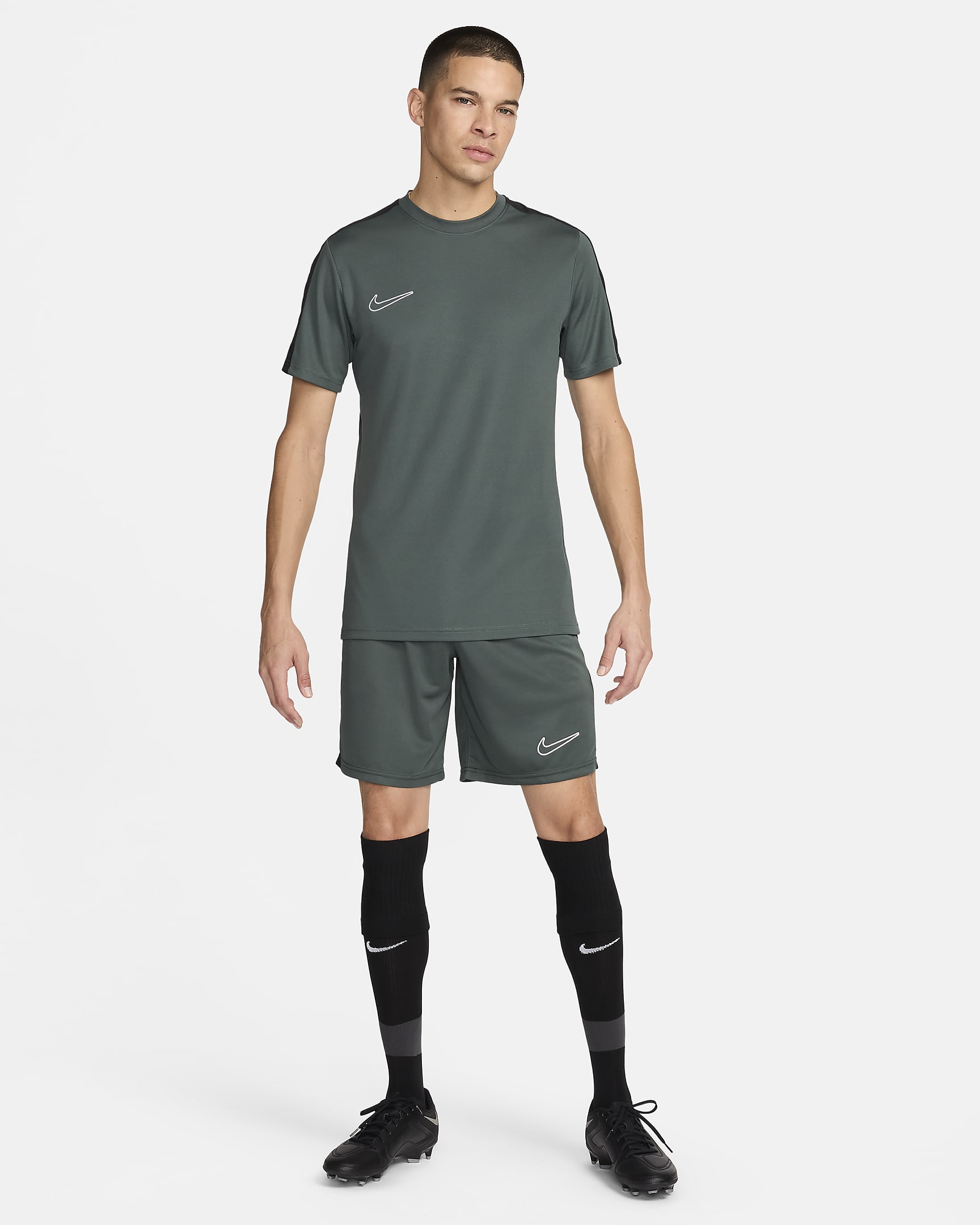 Nike Academy Men's Dri-FIT Short-Sleeve Football Top. Nike DK