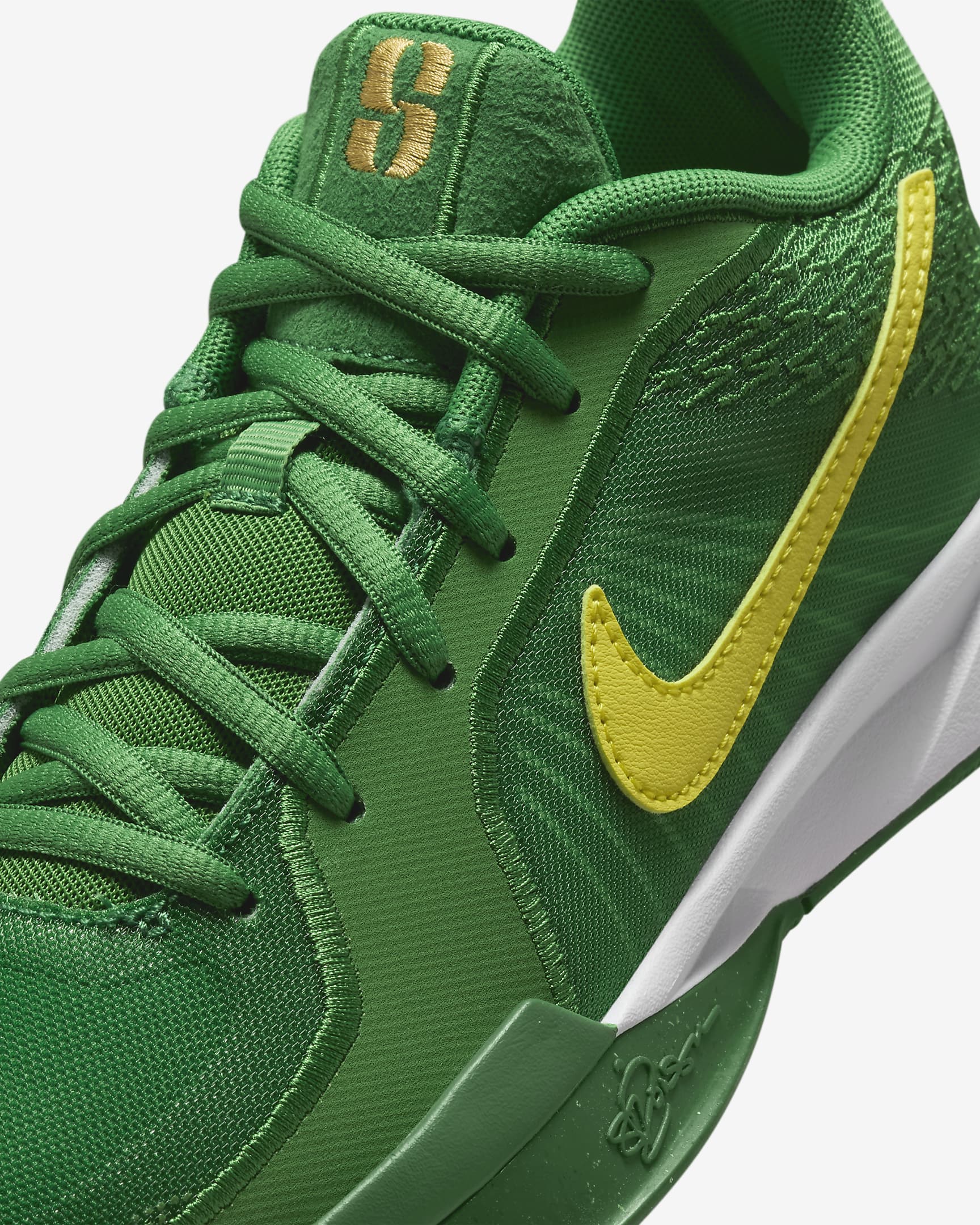 Sabrina 2 "Retroed" Big Kids' Basketball Shoes. Nike.com