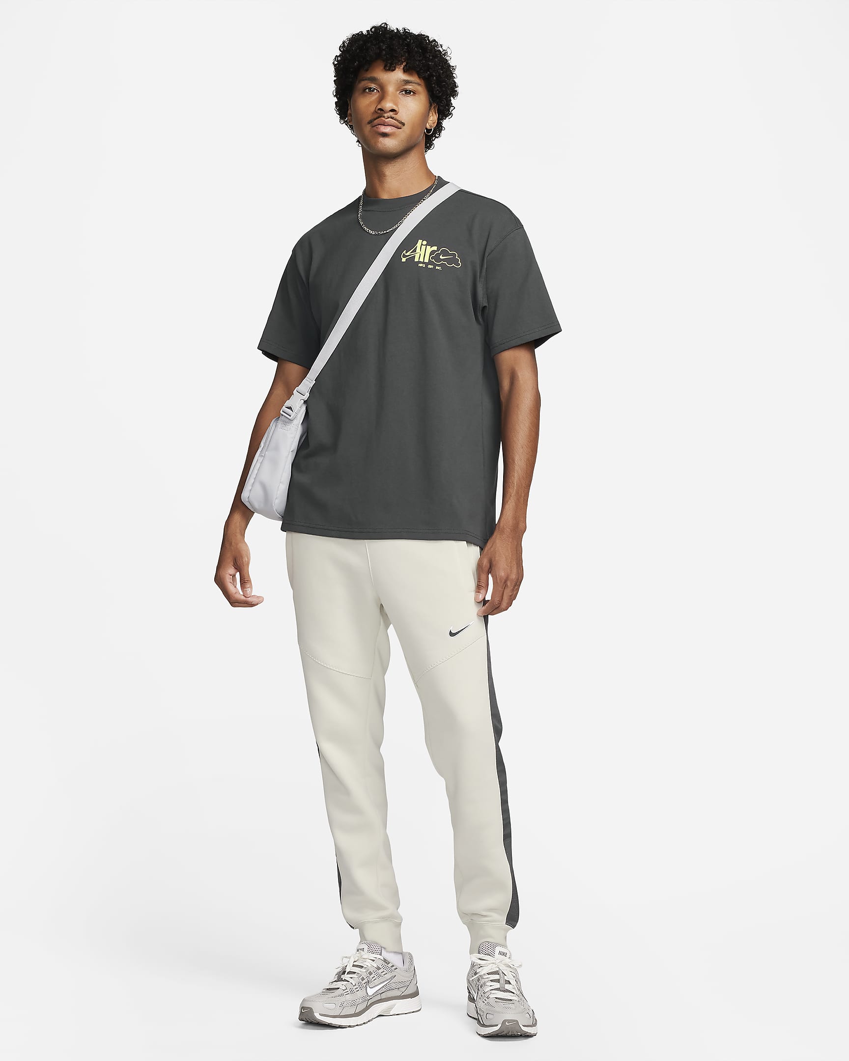 Nike Sportswear Men's Max90 T-Shirt. Nike PH