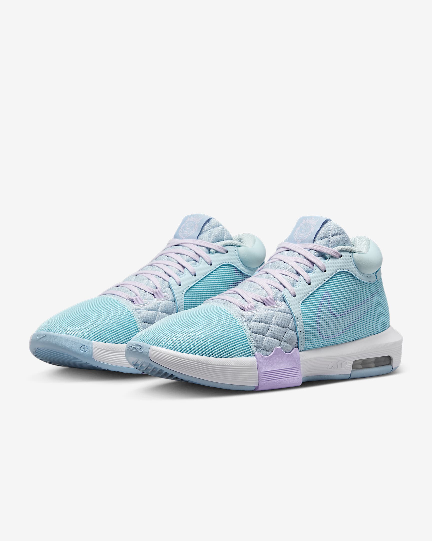 LeBron Witness 8 EP 籃球鞋。Nike TW