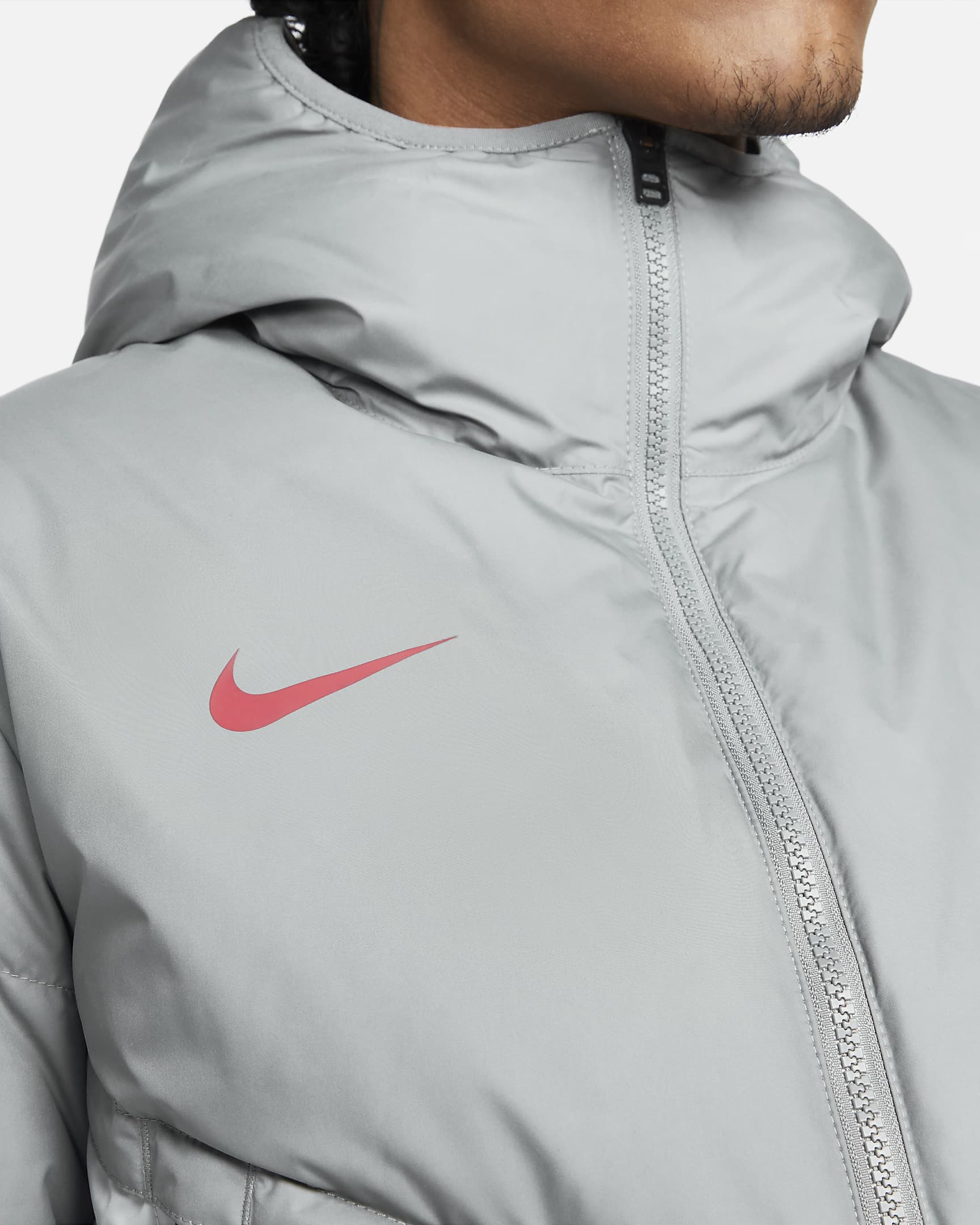 Liverpool F.C. Strike Men's Nike Storm-FIT Down Football Jacket. Nike NL