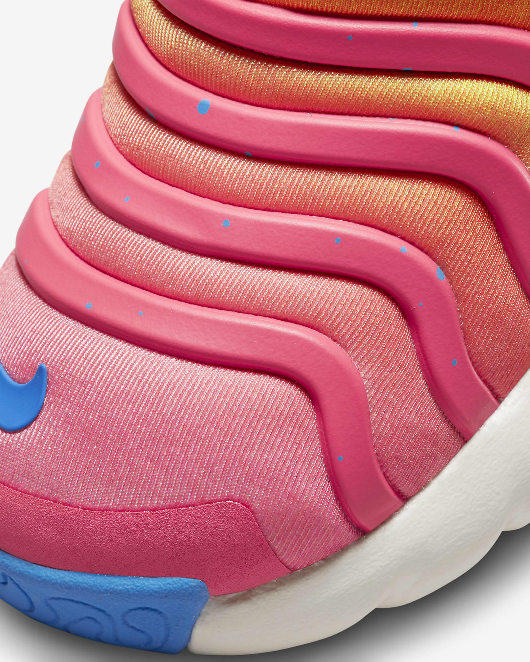 Nike Dynamo GO SE könnyen fel- és levehető cipő babáknak. Nike HU