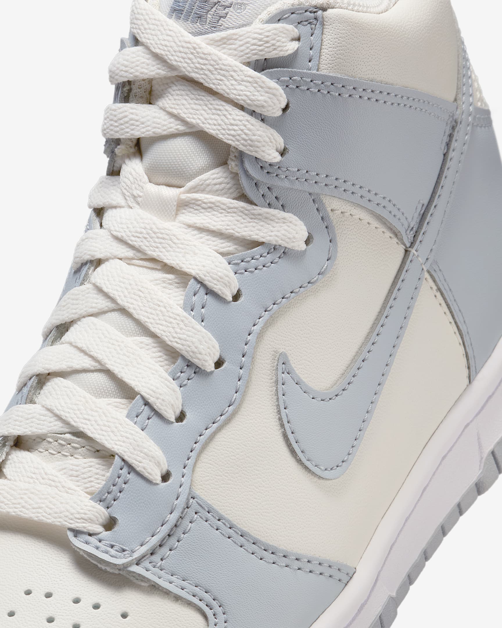 Nike Dunk High Older Kids' Shoes. Nike ZA