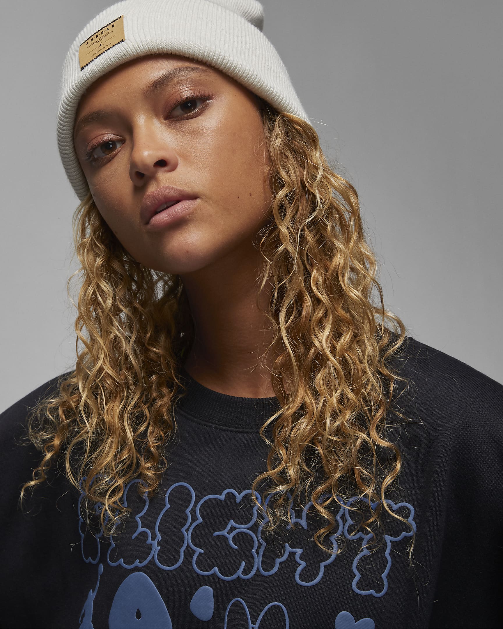 Jordan Artist Series by Mia Lee Women's Fleece Crew. Nike AE