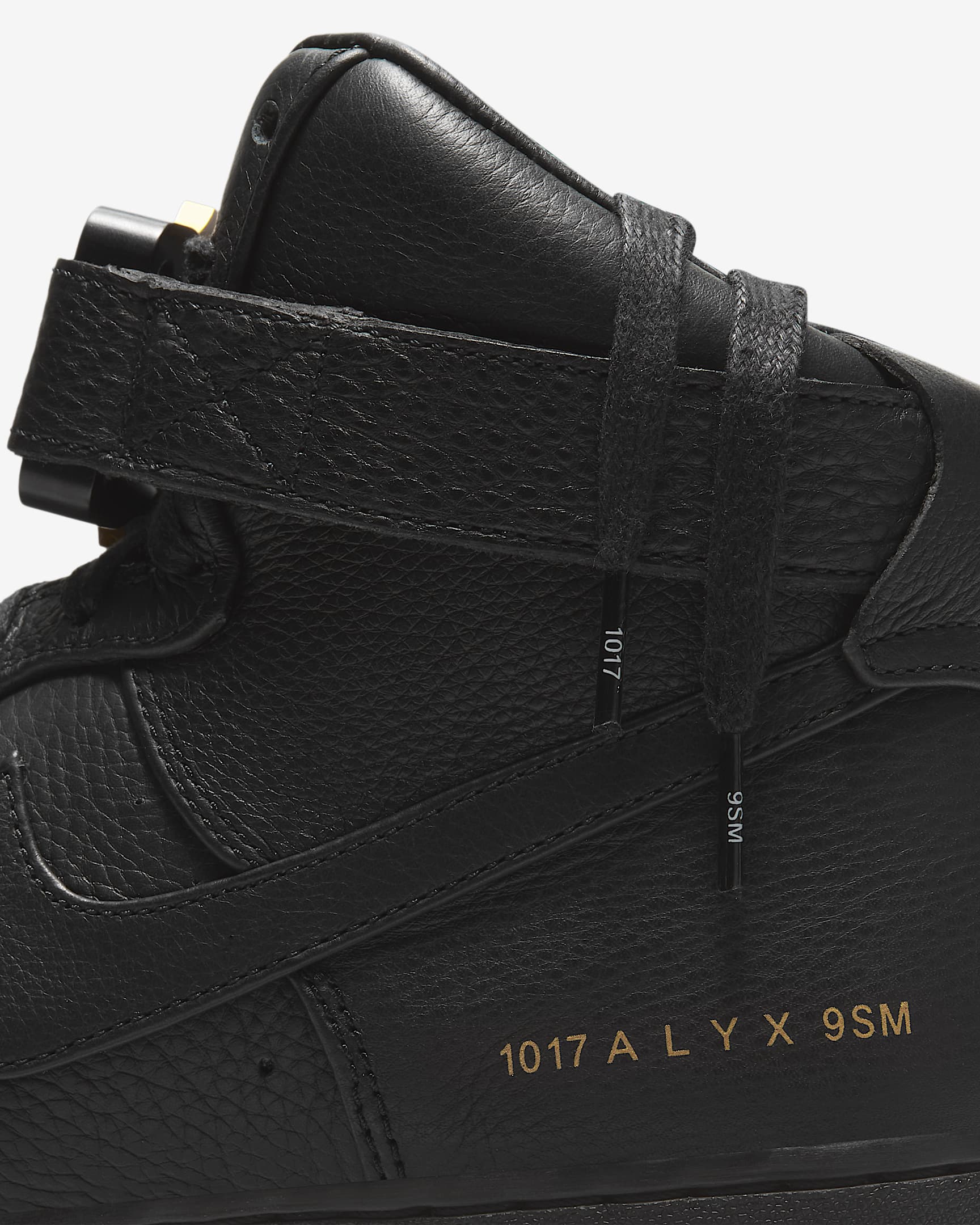 Nike x ALYX Air Force 1 High Schuh. Nike AT
