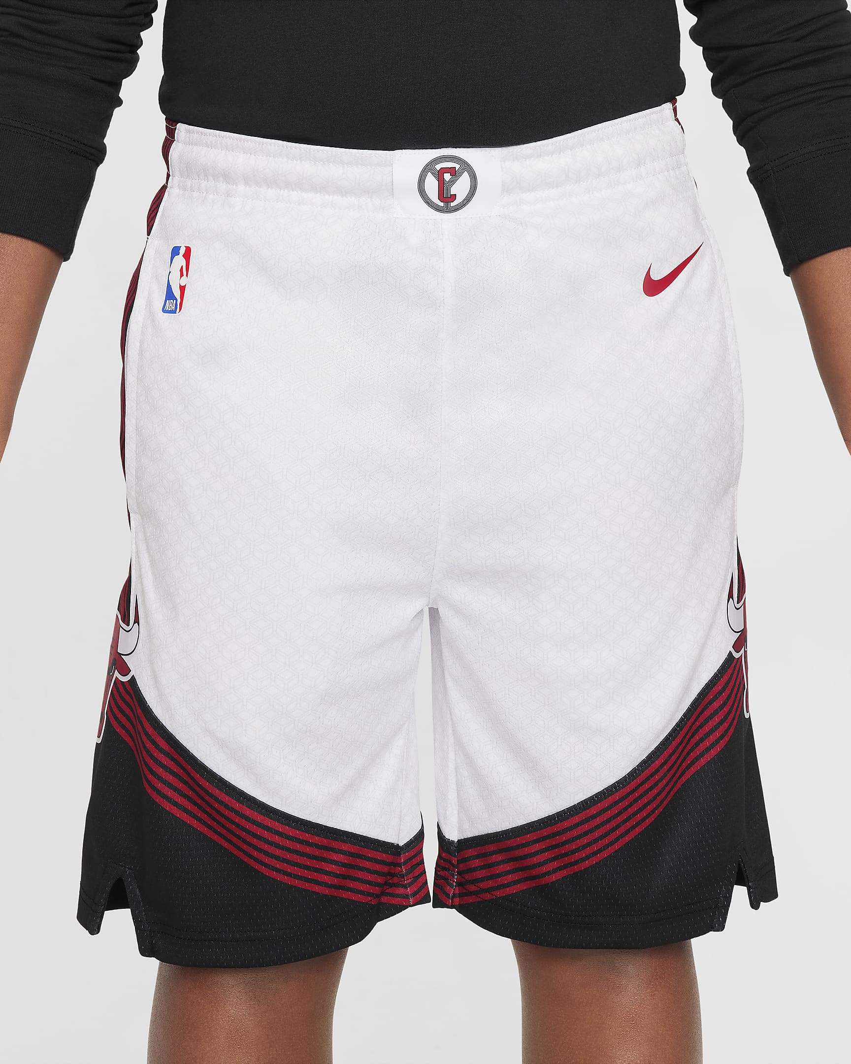 Chicago Bulls Older Kids' Nike Dri-FIT NBA Swingman Shorts. Nike SE
