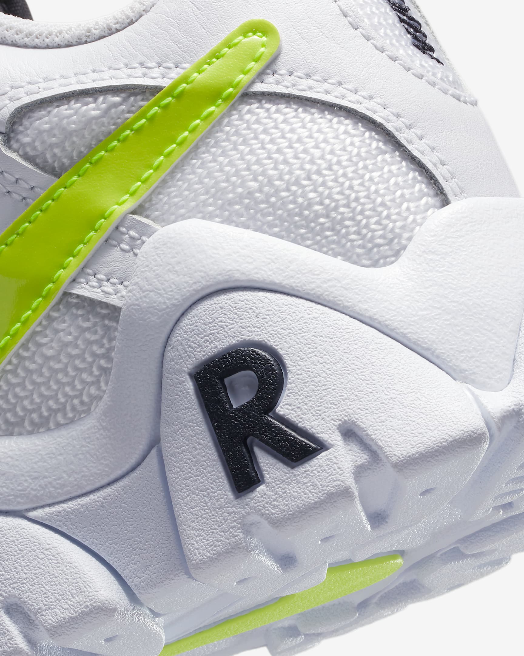 Nike Air Barrage Low Older Kids' Shoe. Nike UK