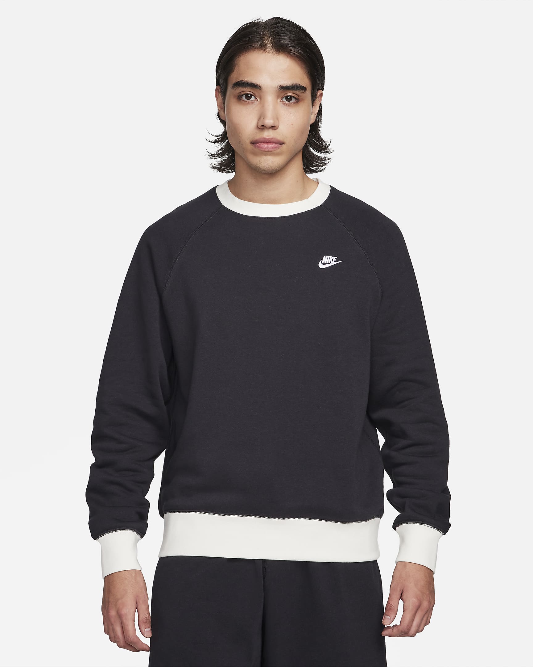 Nike Club Fleece Men's Long-Sleeve Raglan Crew. Nike PT