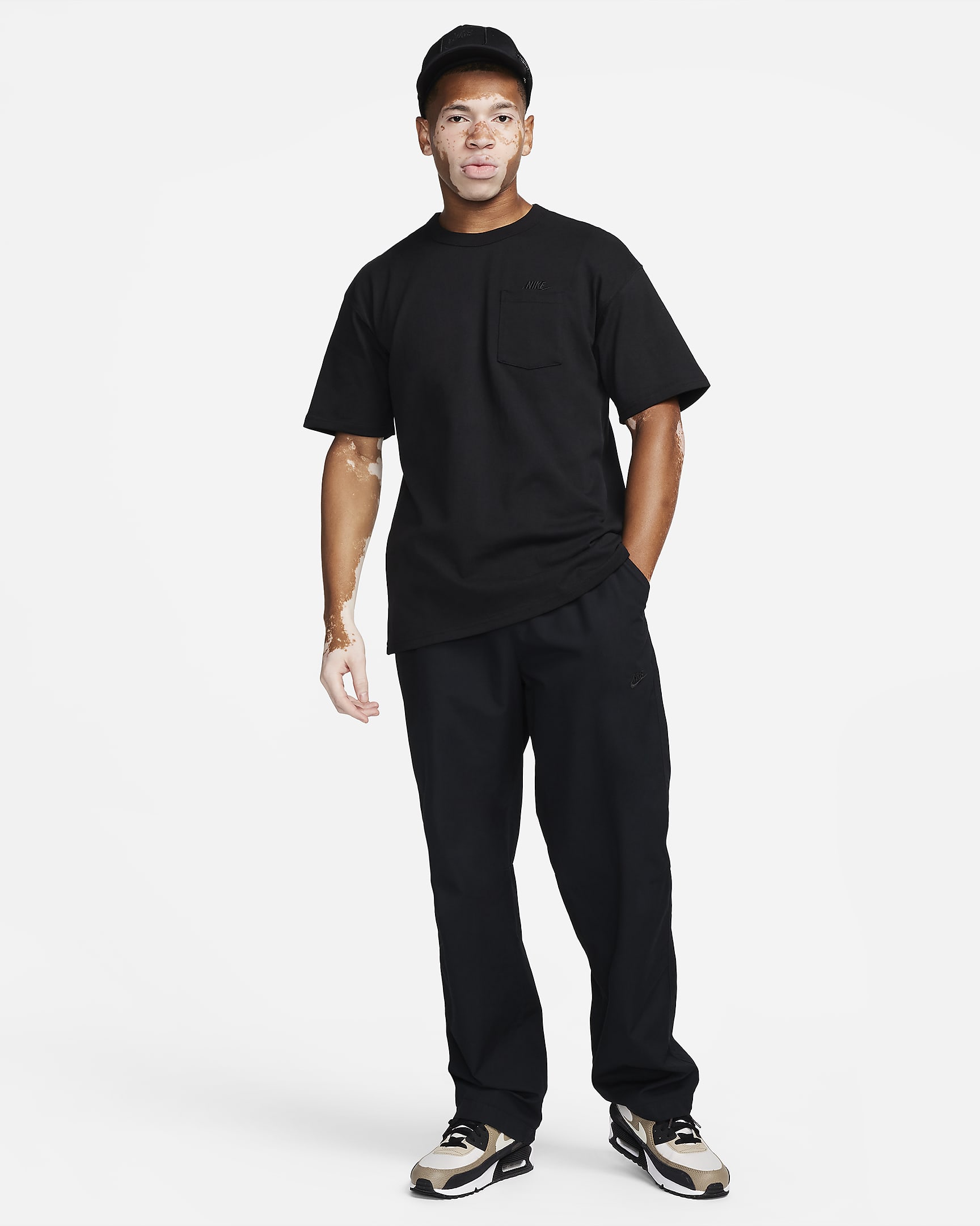 Nike Sportswear Premium Essentials Men's Pocket T-Shirt. Nike.com