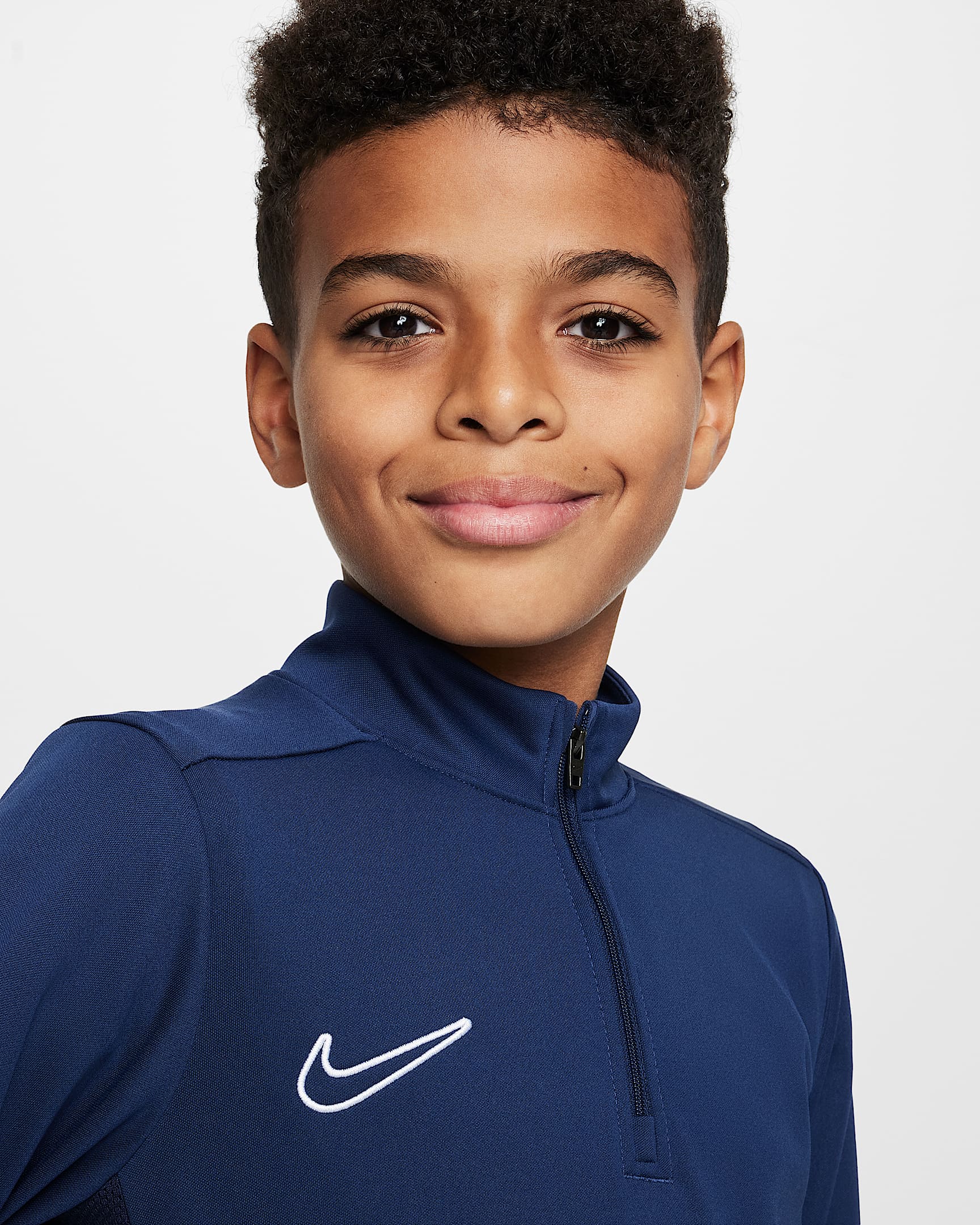 Nike Academy Older Kids' Dri-FIT Long-Sleeve 1/4-Zip Football Drill Top ...