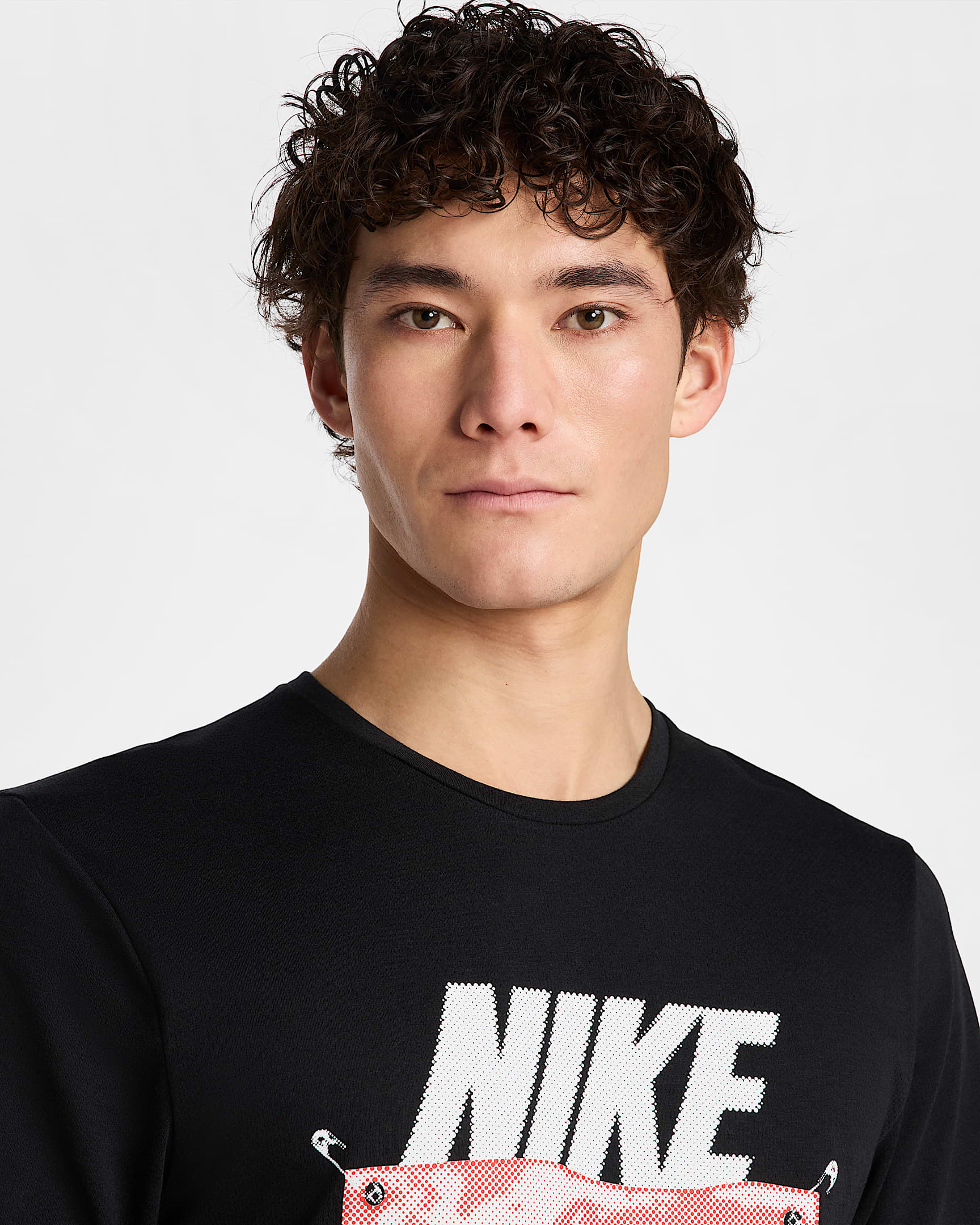 Nike Rise 365 Run Energy 男款 Dri-FIT 跑步短袖上衣。Nike TW