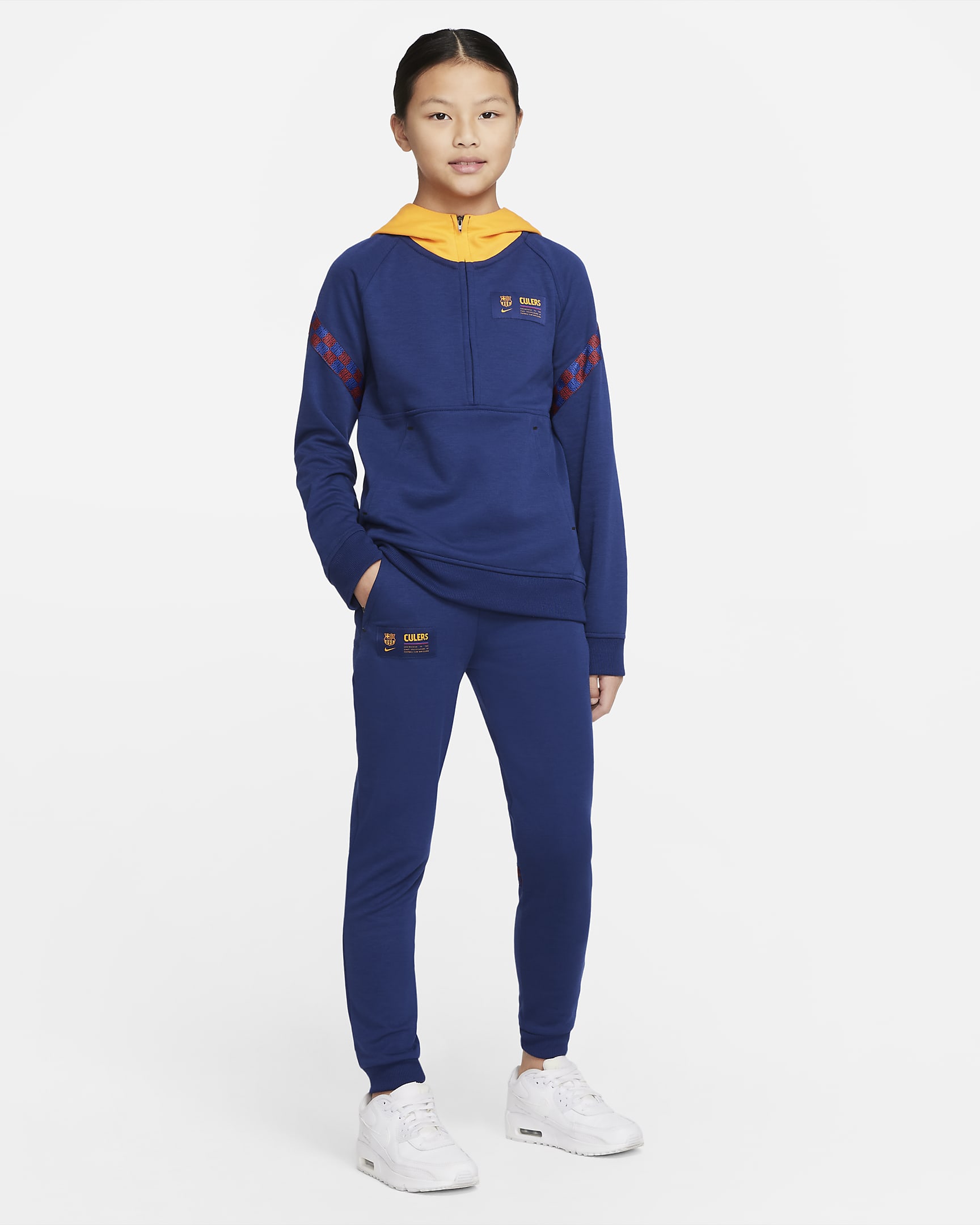 F.C. Barcelona Older Kids' Nike Dri-FIT Travel Football Pants. Nike GB