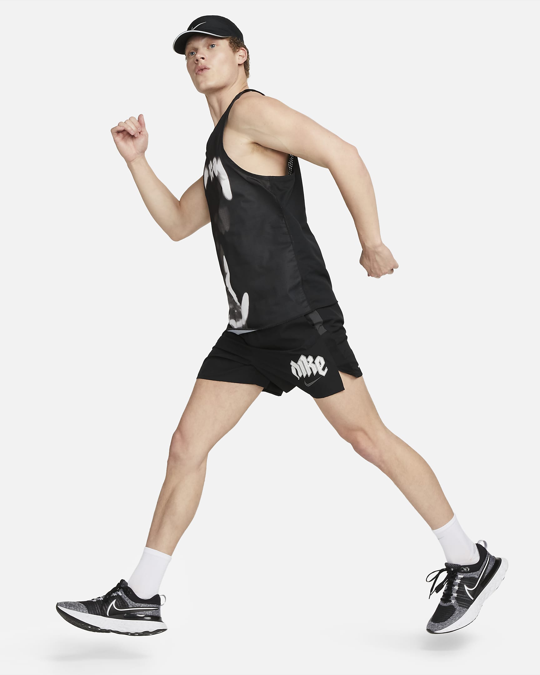 Nike Dri-FIT ADV Run Division Pinnacle Men's Running Tank. Nike BE