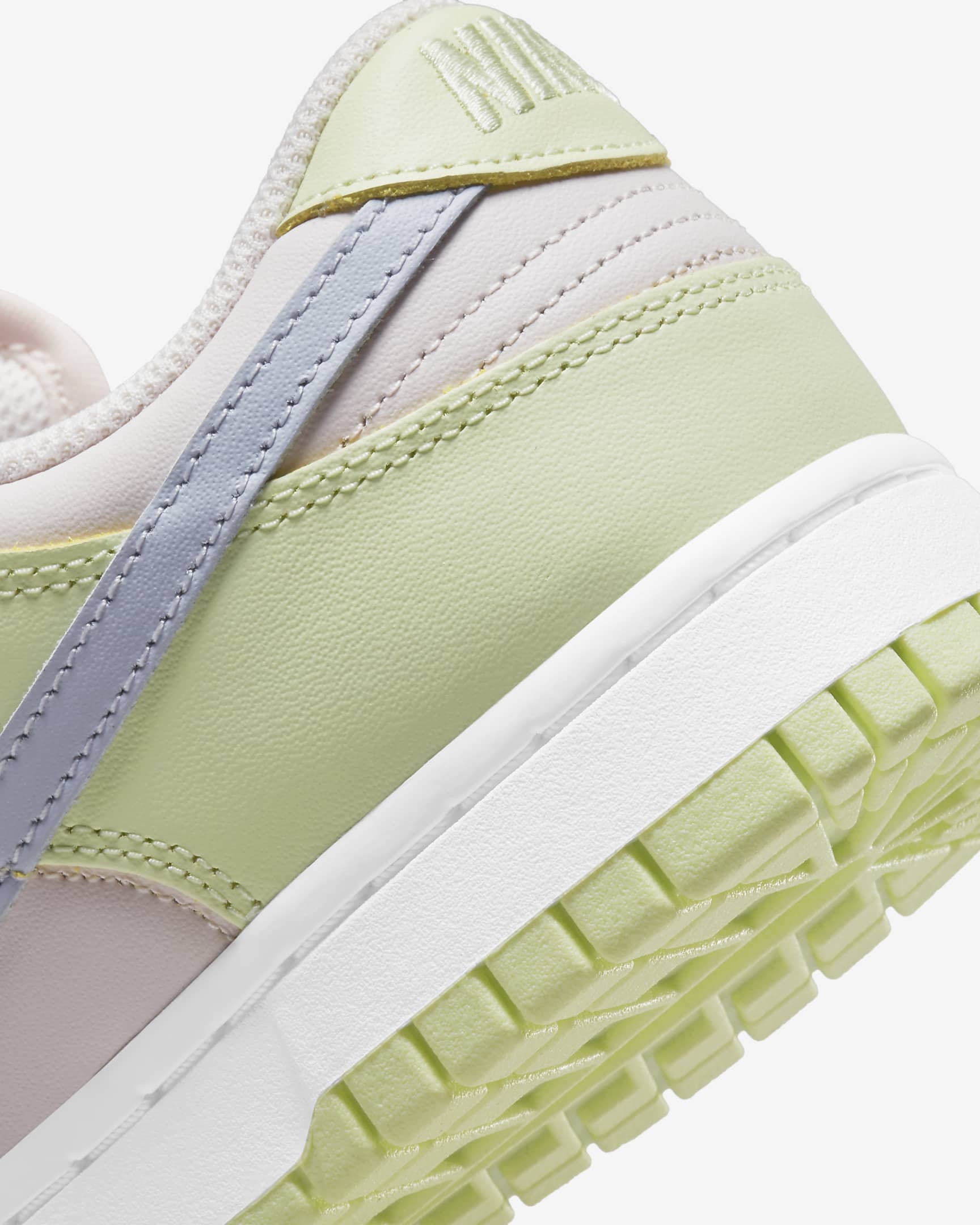 Calzado para mujer Nike Dunk Low. Nike MX