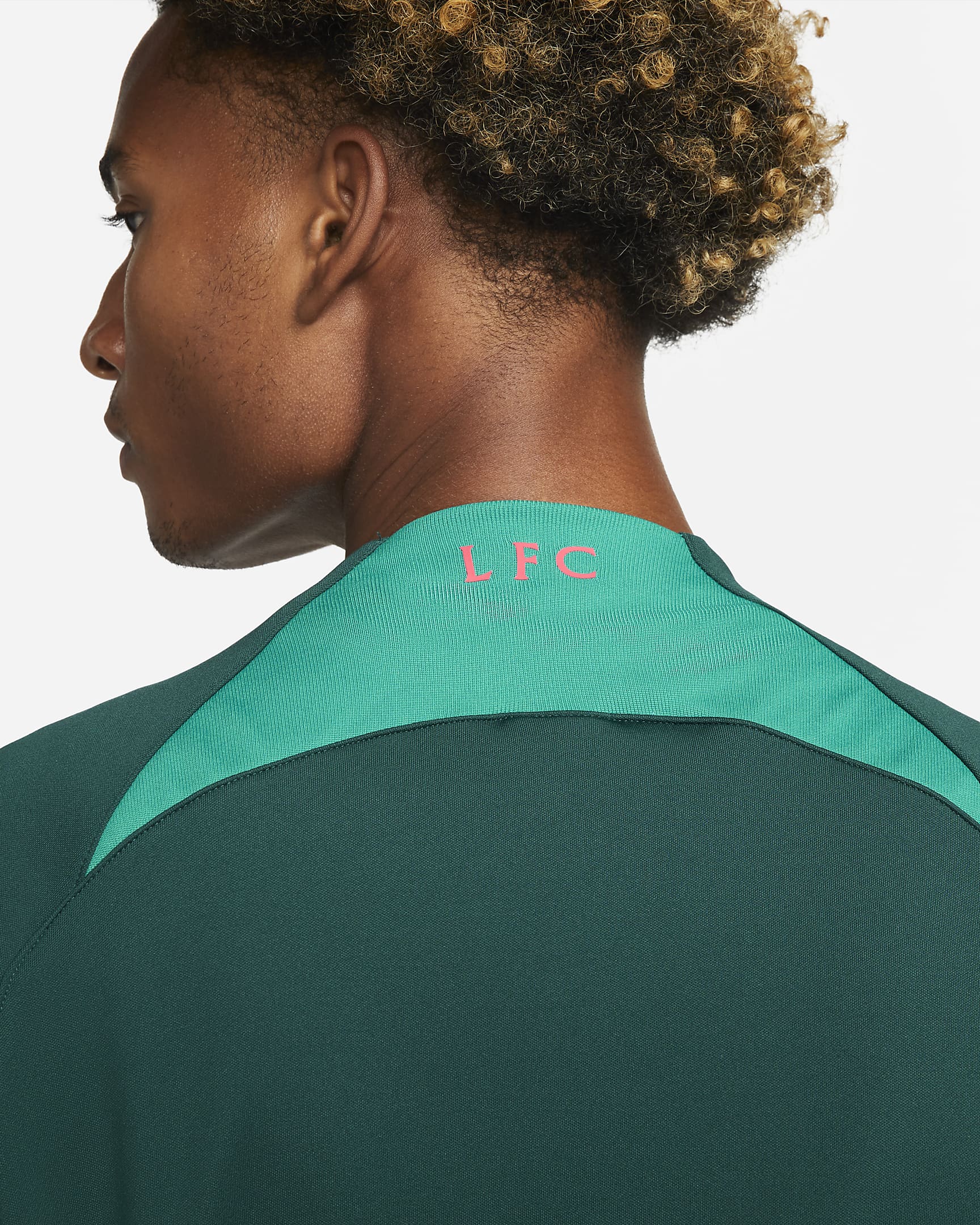 Liverpool F.C. Academy Pro Men's Nike Football Jacket. Nike NL