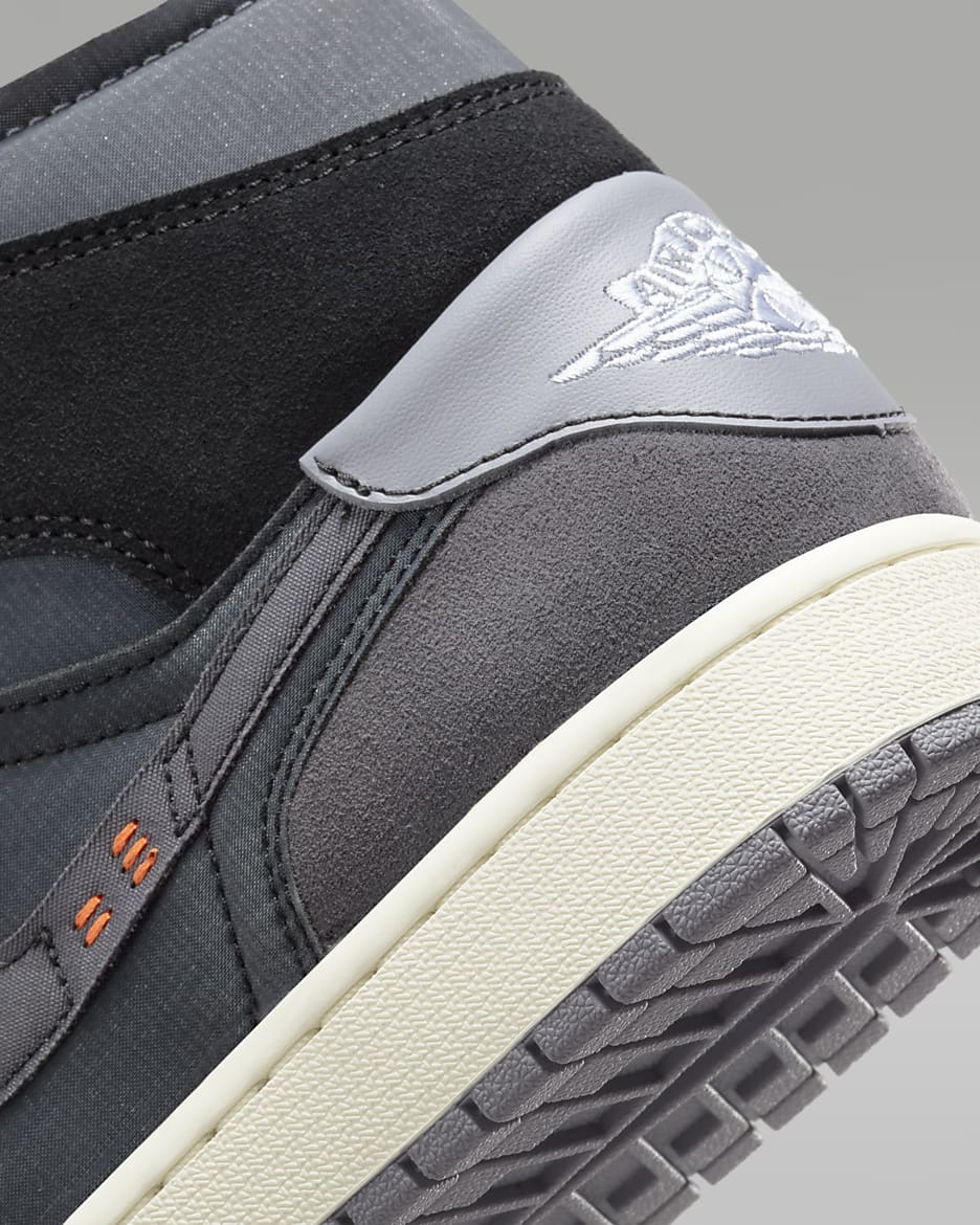 Air Jordan 1 Mid SE Craft Men's Shoes. Nike IN